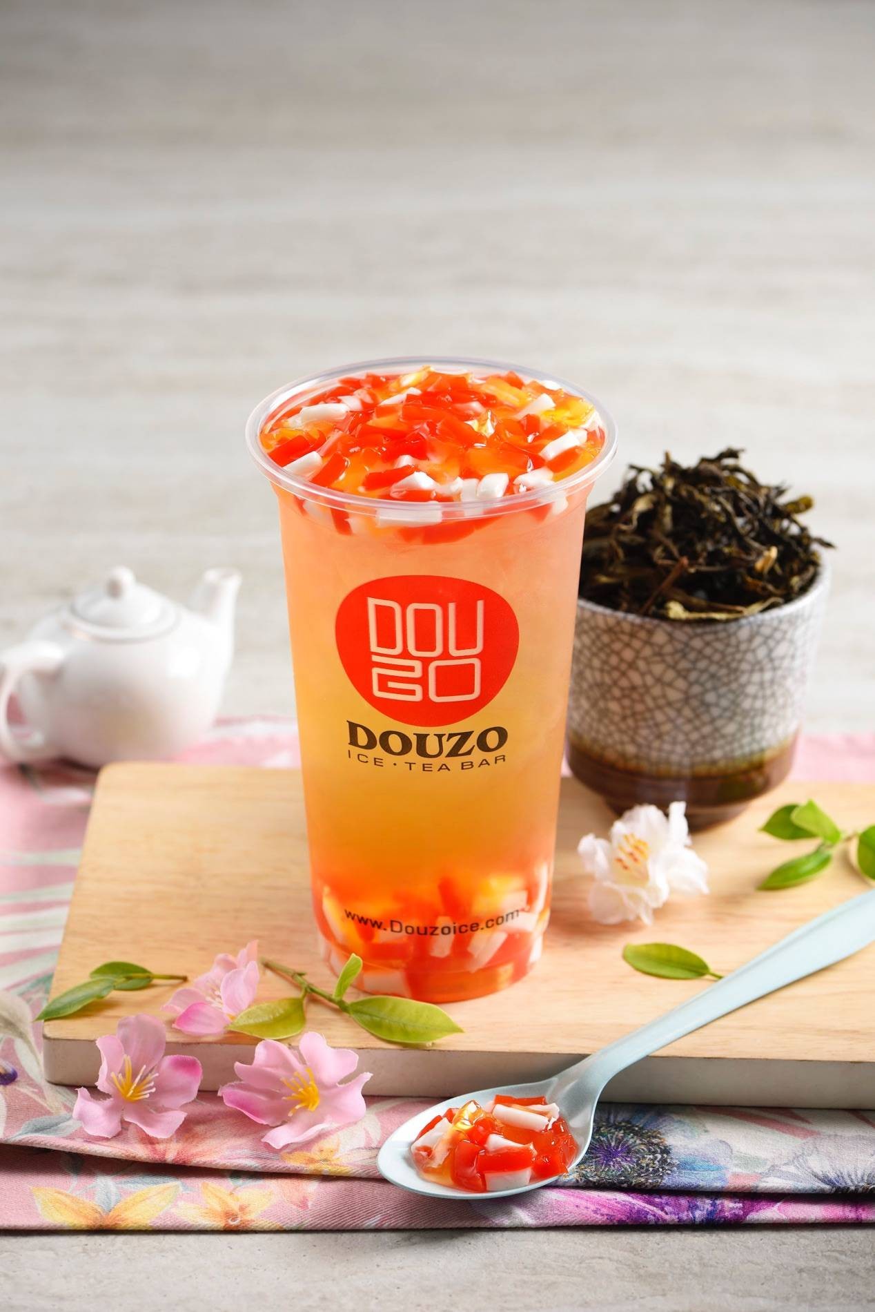 ชาเขียวมะลิใส่วุ้นสายรุ้ง • image ร้าน Douzo ice tea bar ซีคอนสแควร์ ...