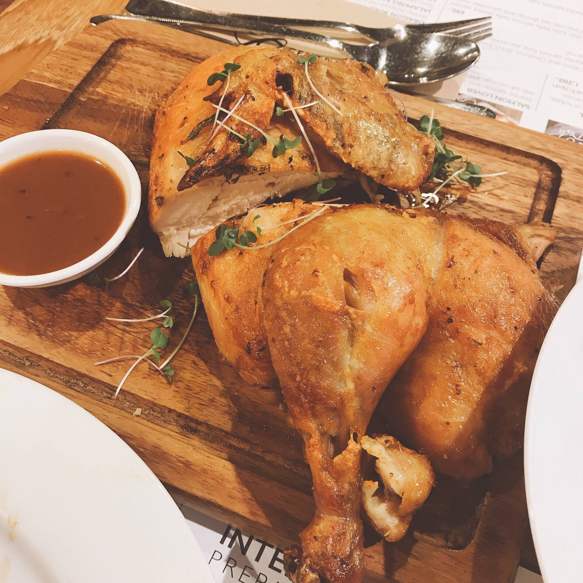 รีวิว Tops Eatery Chidlom - อาหารหลากหลาย ฝากท้องได้ประจำ