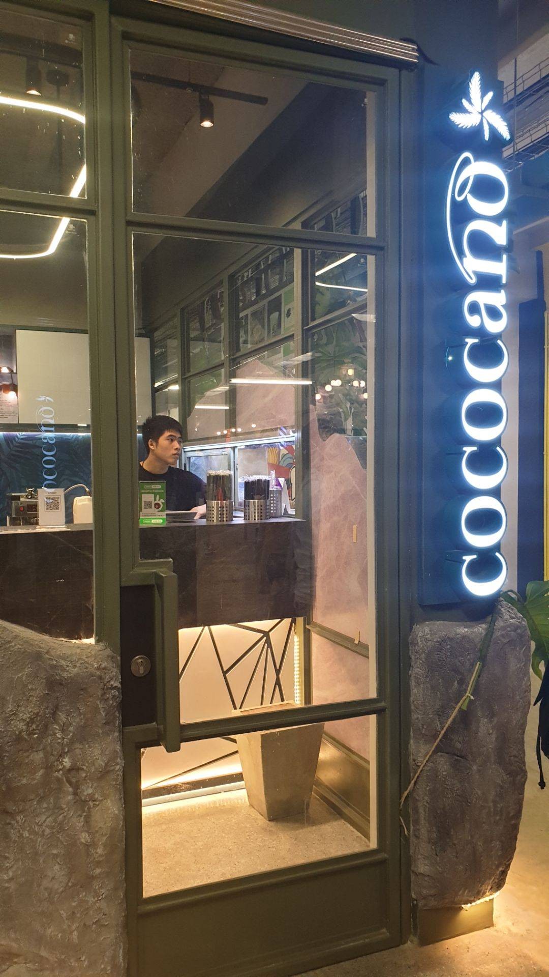 รีวิว COCOCANO COFFEE คาเฟ่คนรักมะพร้าว โรงหนังลิโด้ - สยามสแควร์ - 🐷อ้วนตะลุยกิน🍴ตอน Cococano ...
