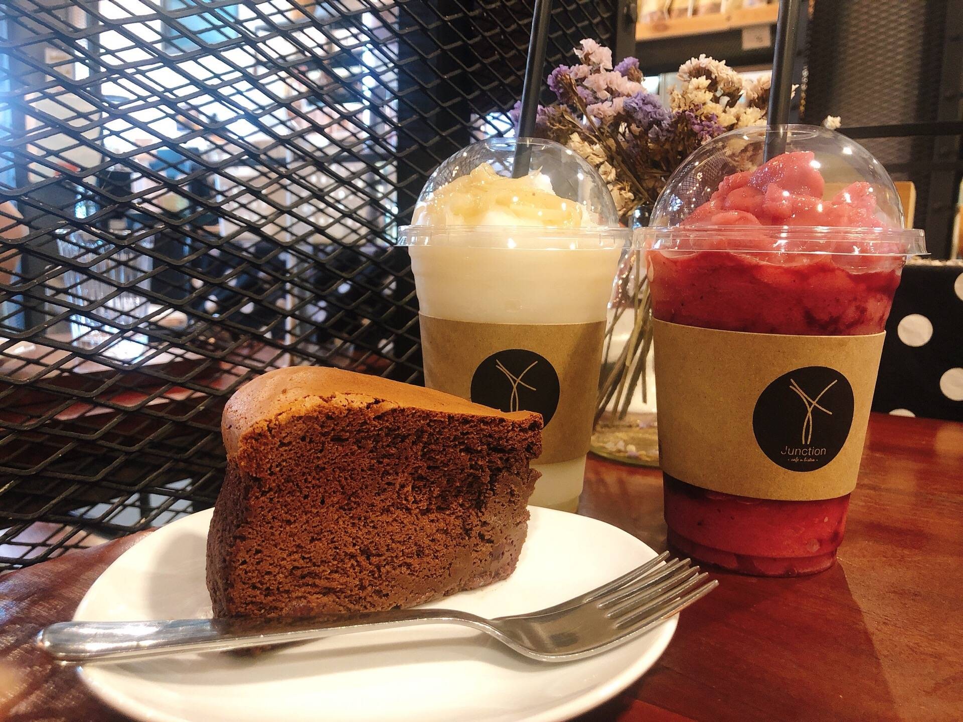 รีวิว Junction Cafe & Coffee Roaster ราชบุรี - Very Berry Smoothie