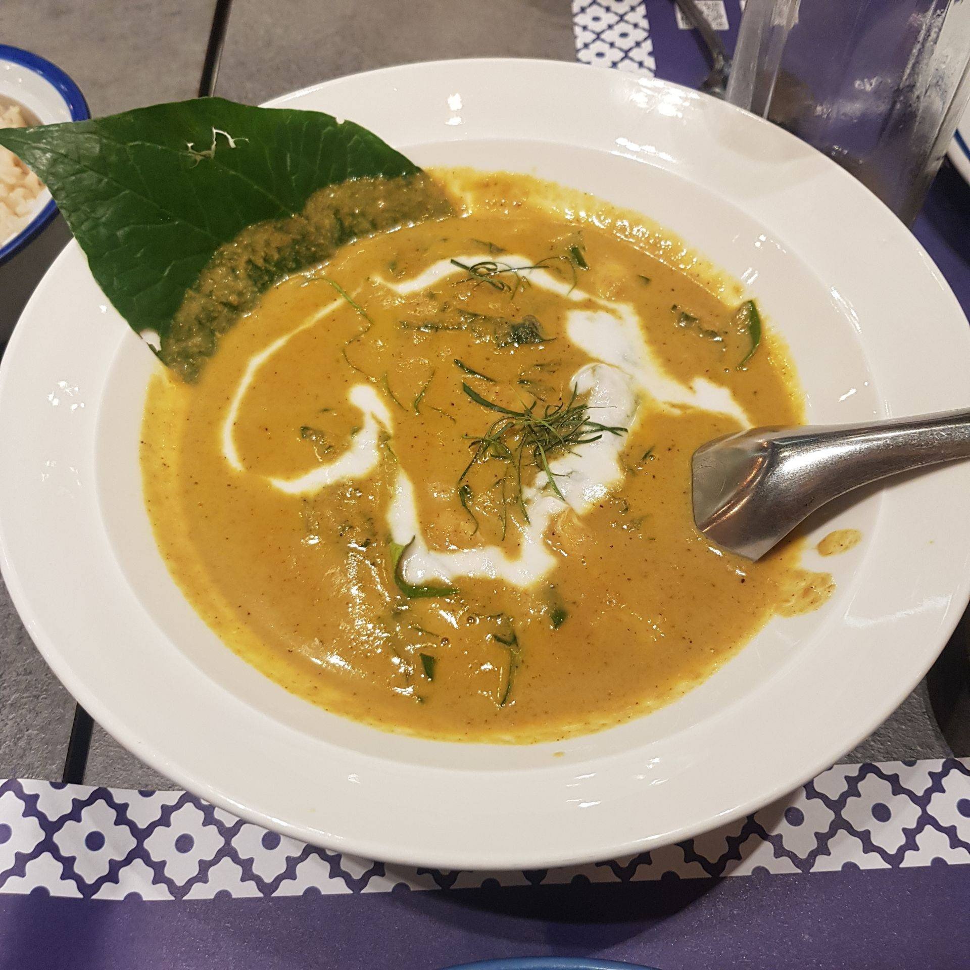 แกงคั่วเนื้อปูใบชะพลู (Gaang Kua Nue Poo Bai Cha Plu) ร้าน KINKAO ...