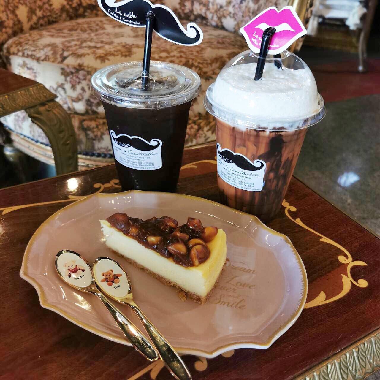 รีวิว Le Sable Coffee - คาเฟ่ คูลๆ ชิคๆ นั่งชิลได้ทั้งวัน