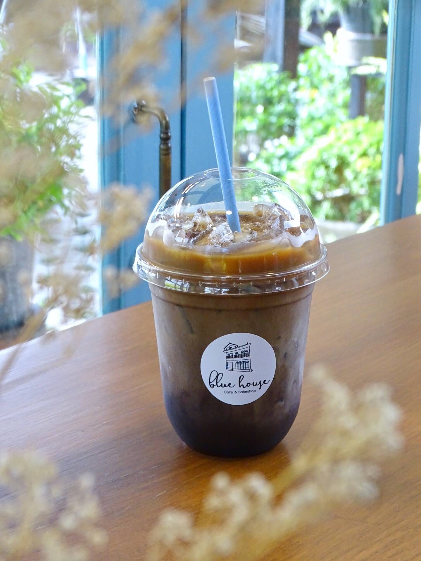 รีวิว Blue House Cafe & Bakeshop - คาเฟ่สีฟ้าสดใส ขนม โฮมเมดทำเองทุก ...