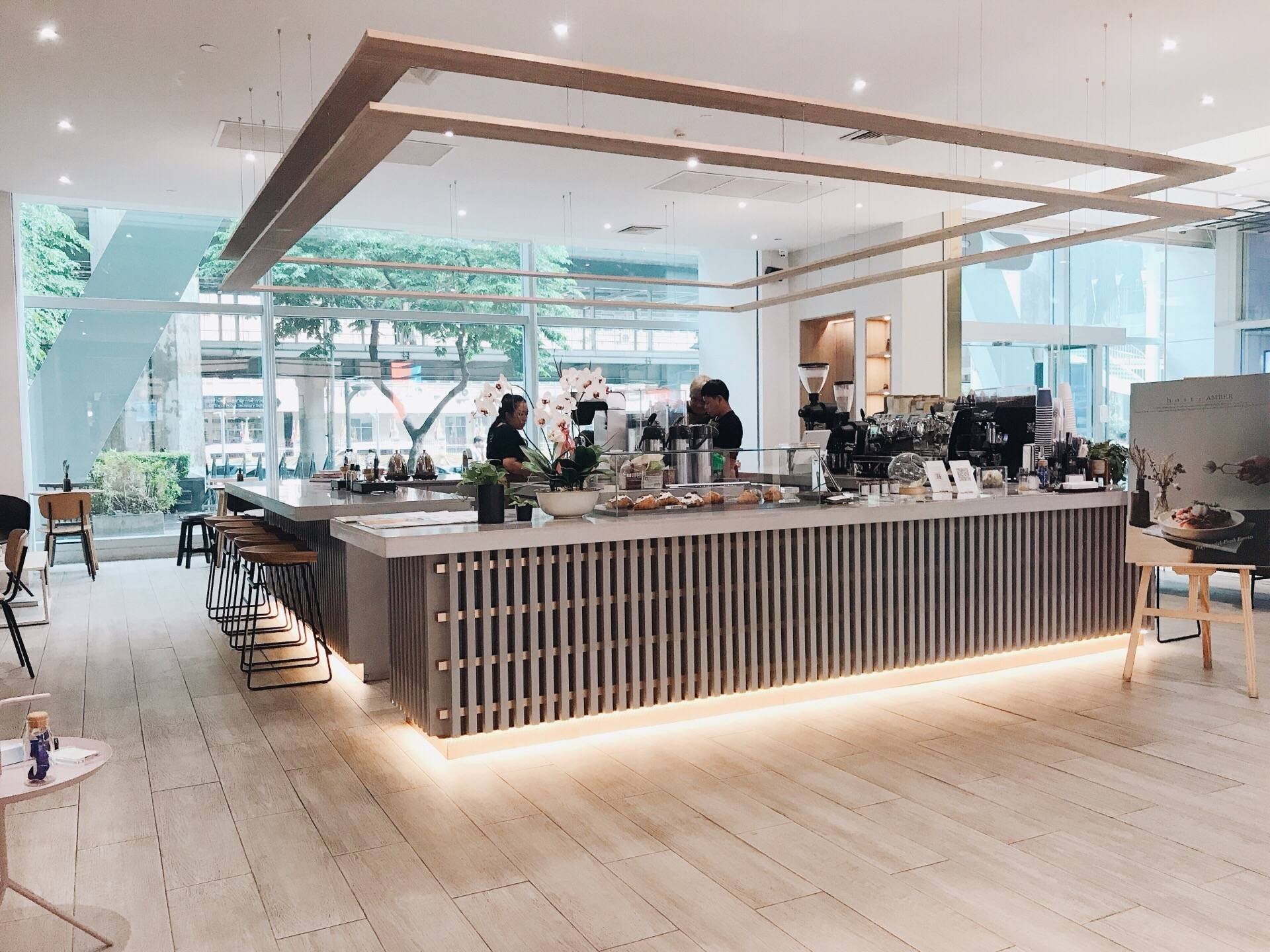 รีวิว høst x AMBER centralwOrld - เสิร์ฟกาแฟพรีเมี่ยม บรรยากาศเงียบๆเรียบง่าย