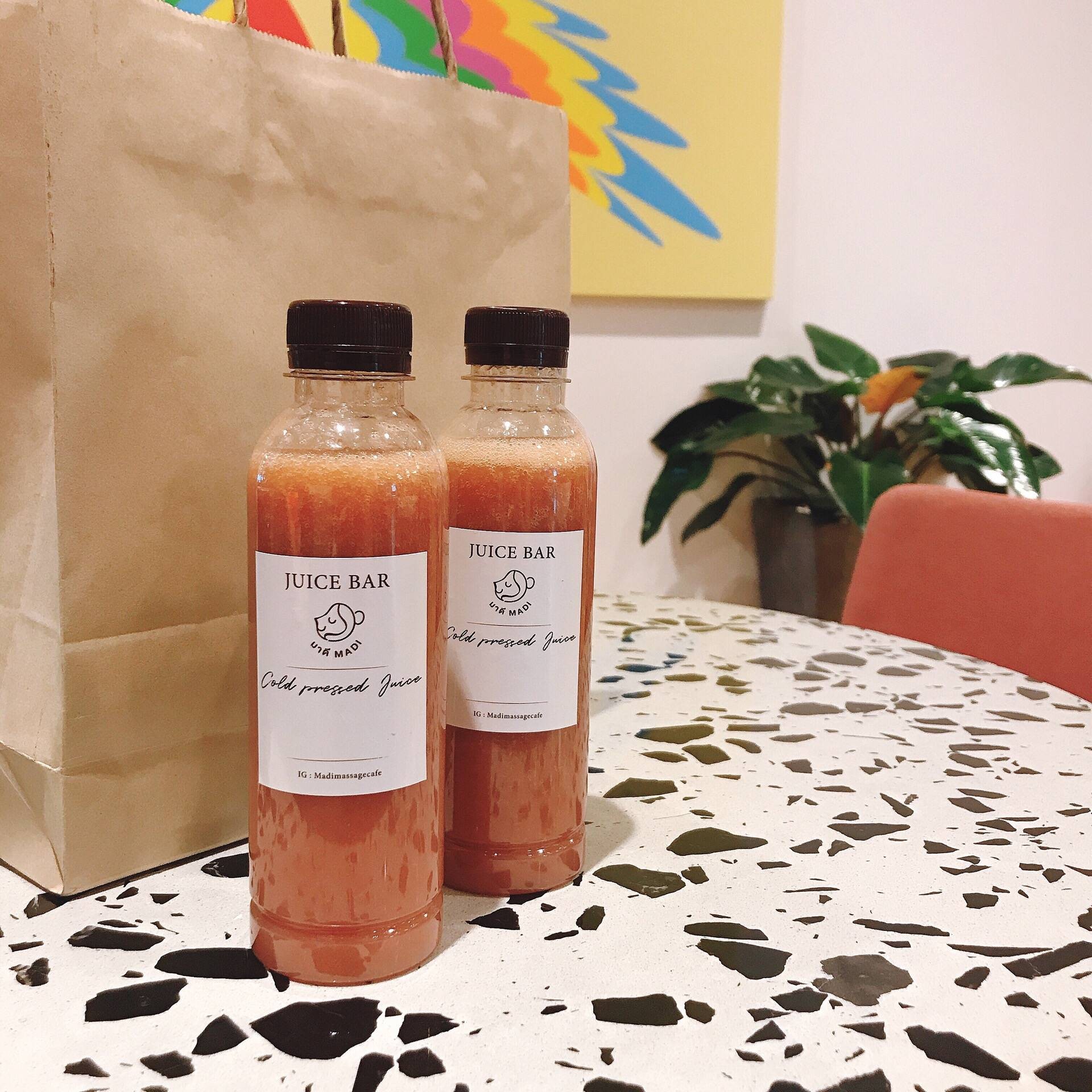 รีวิว มาดี Massage Cafe’ - สั่งน้ำพีชมาชิมค่ะ ก่อนจะพบว่ามันพีช แบบพี้ช!!!!