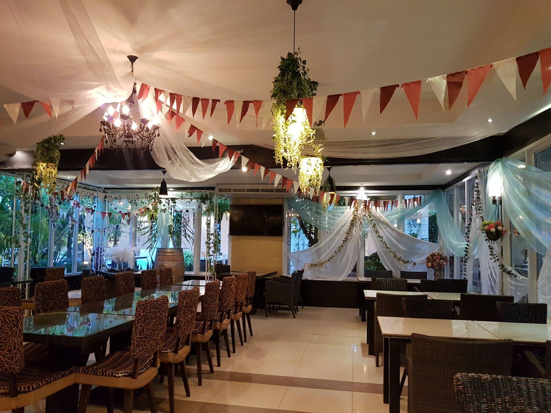 รูป Faroh House Restaurant & Wine