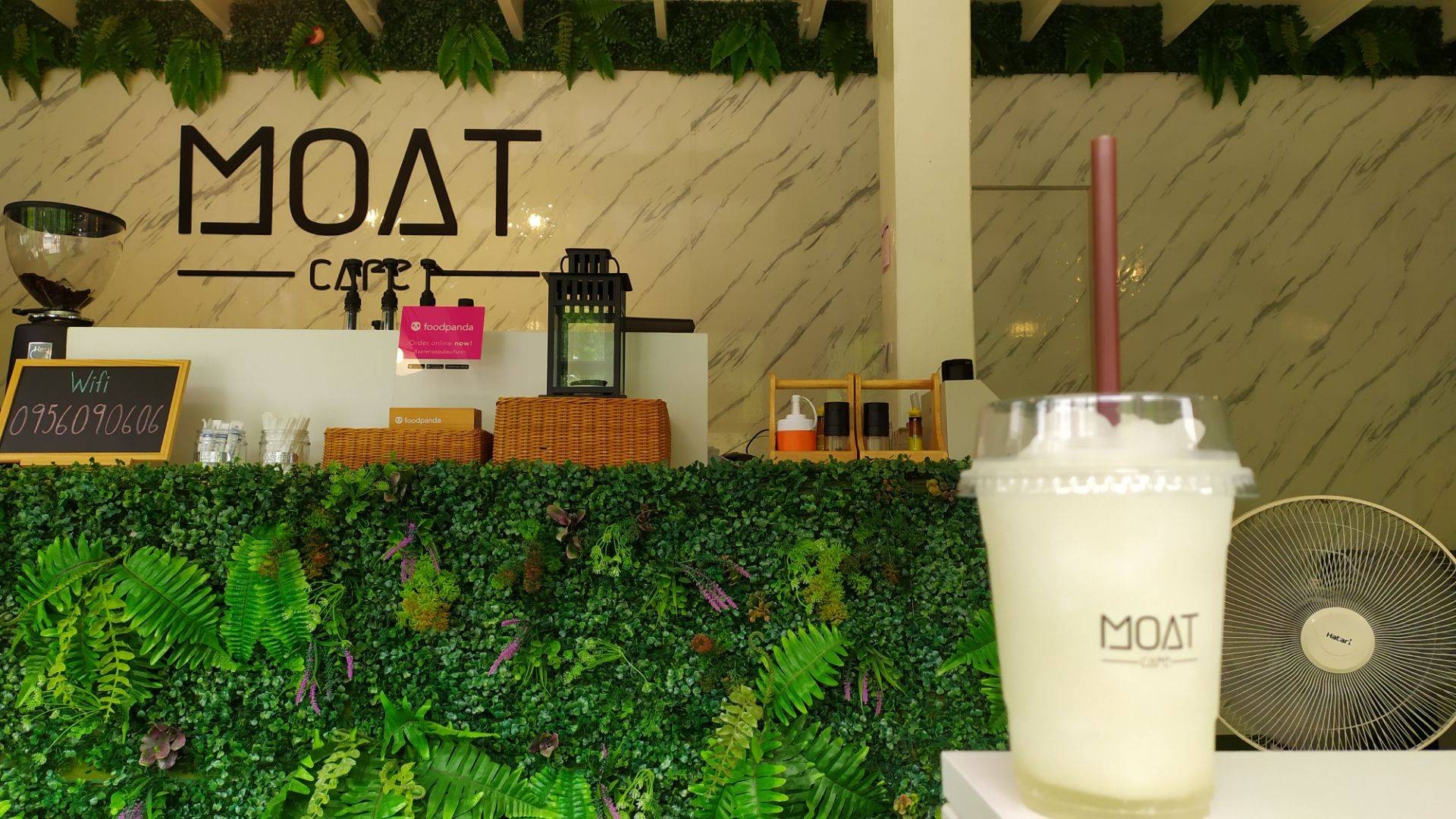 รีวิว Moat Cafe - บ้านสีขาว ที่ให้คุณมากกว่า