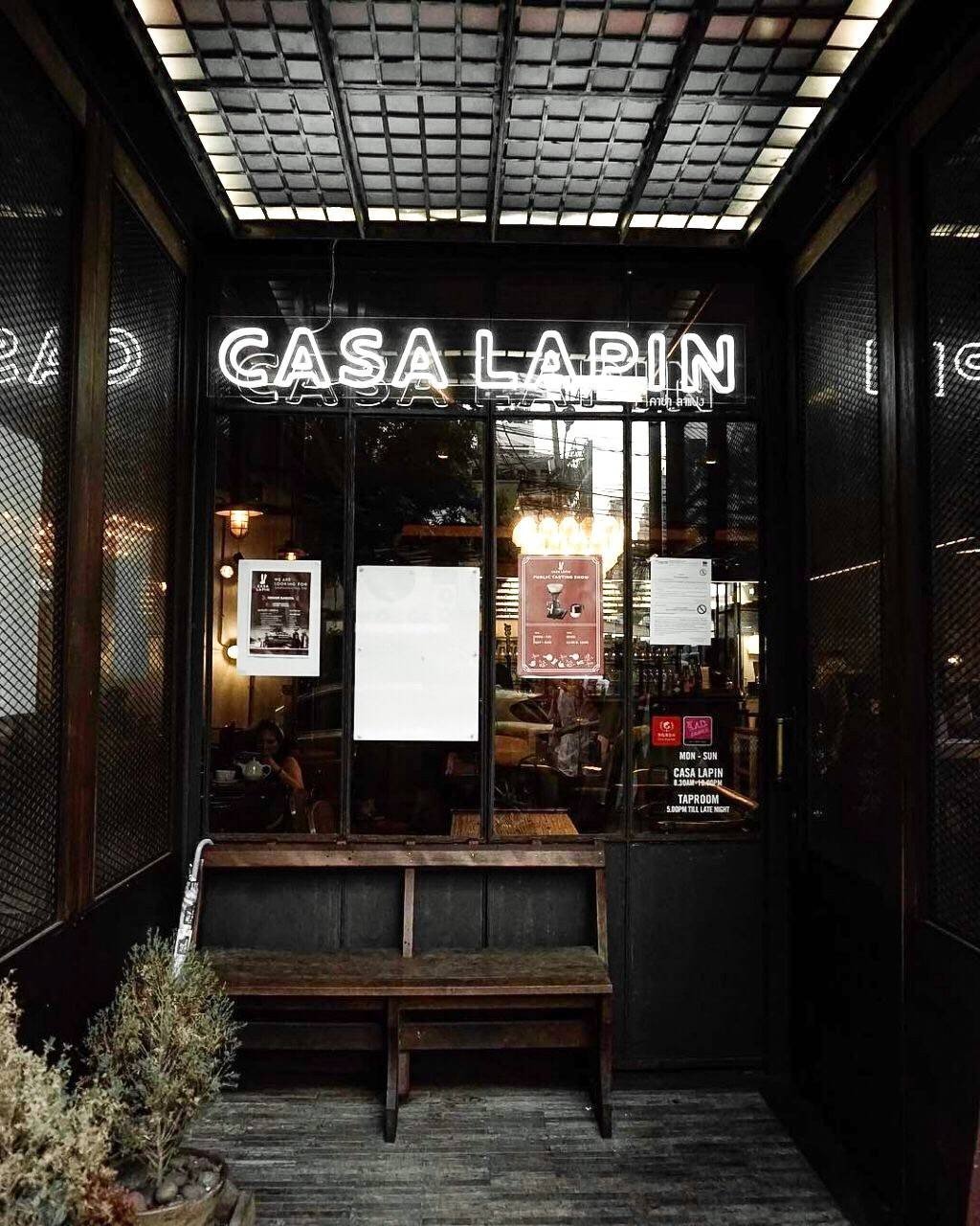 รีวิว Casa Lapin Ari Josh Hotel - หาร้านนั่งนานๆ ในอารีย์ต้องร้านนี้