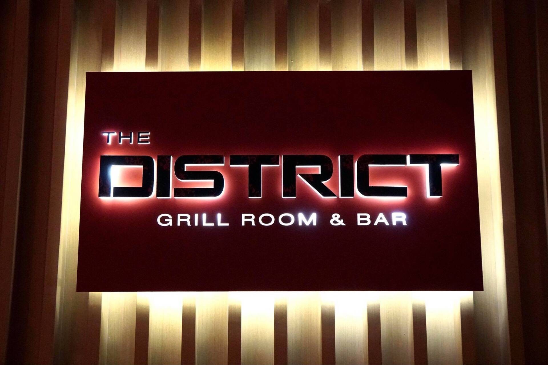 รีวิว The District Grill Room and Bar สุขุมวิท ซ.57 - ร้านสเต๊กเฮ้าส์ คุณภาพใช้ได้ ราคาแรง แต่ ...