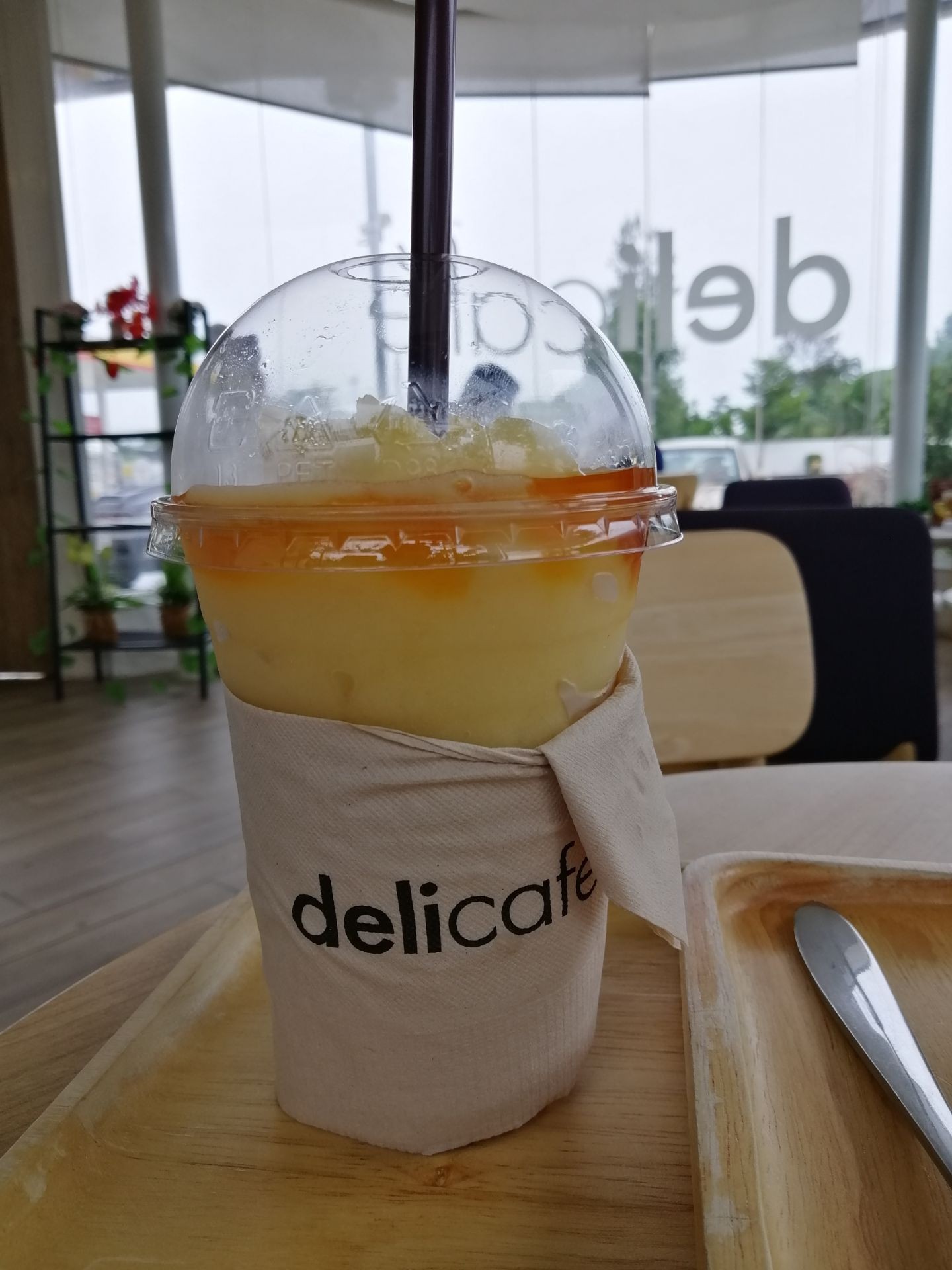 รีวิว Shell Café Shell Surat Bypass - กินน้ำปั่น ในวันฝนตก