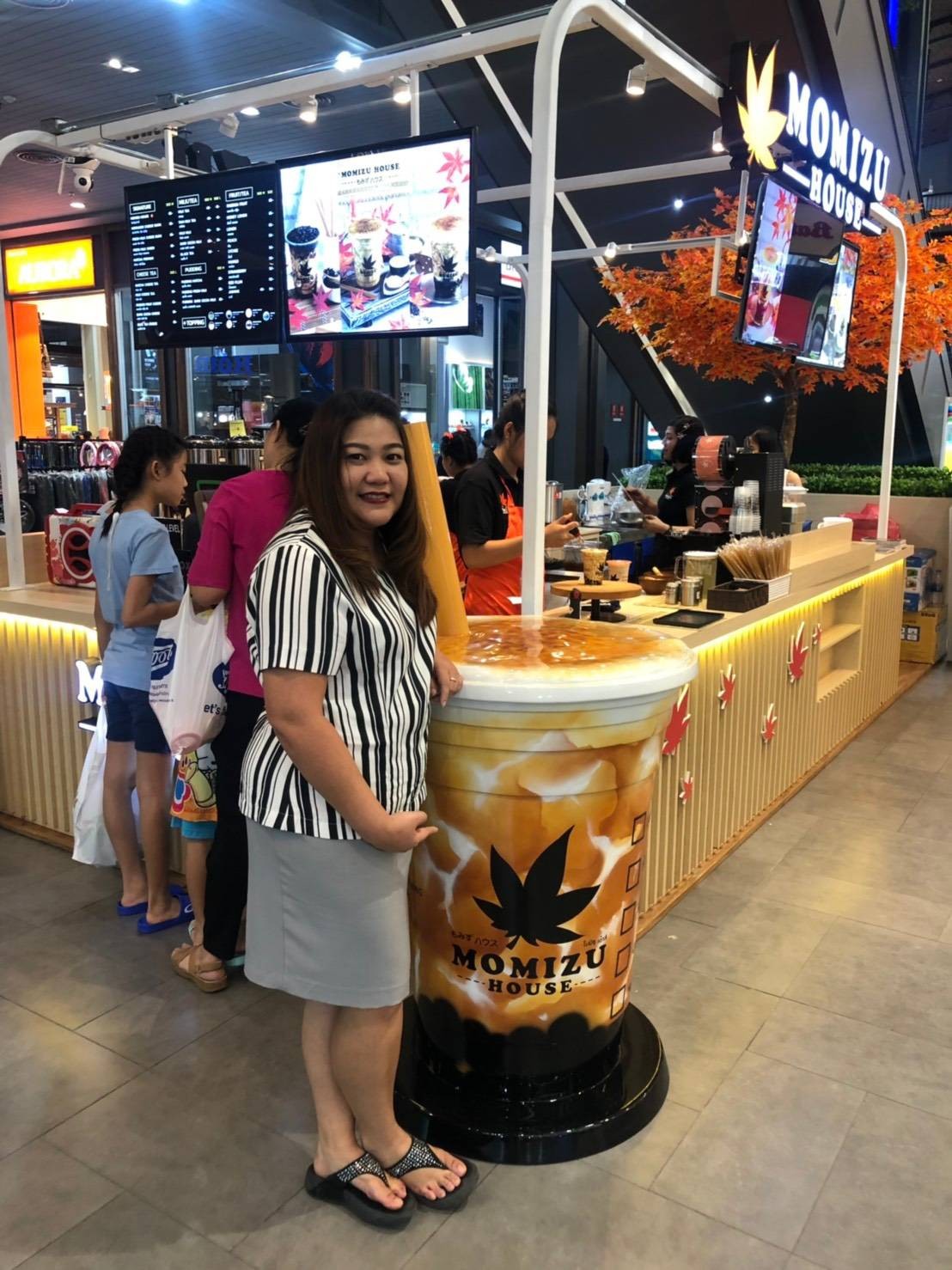 รีวิว Momizu House Market Village สุวรรณภูมิ - ฮอกไกโด ชีสเบิร์นอร่อยมาก