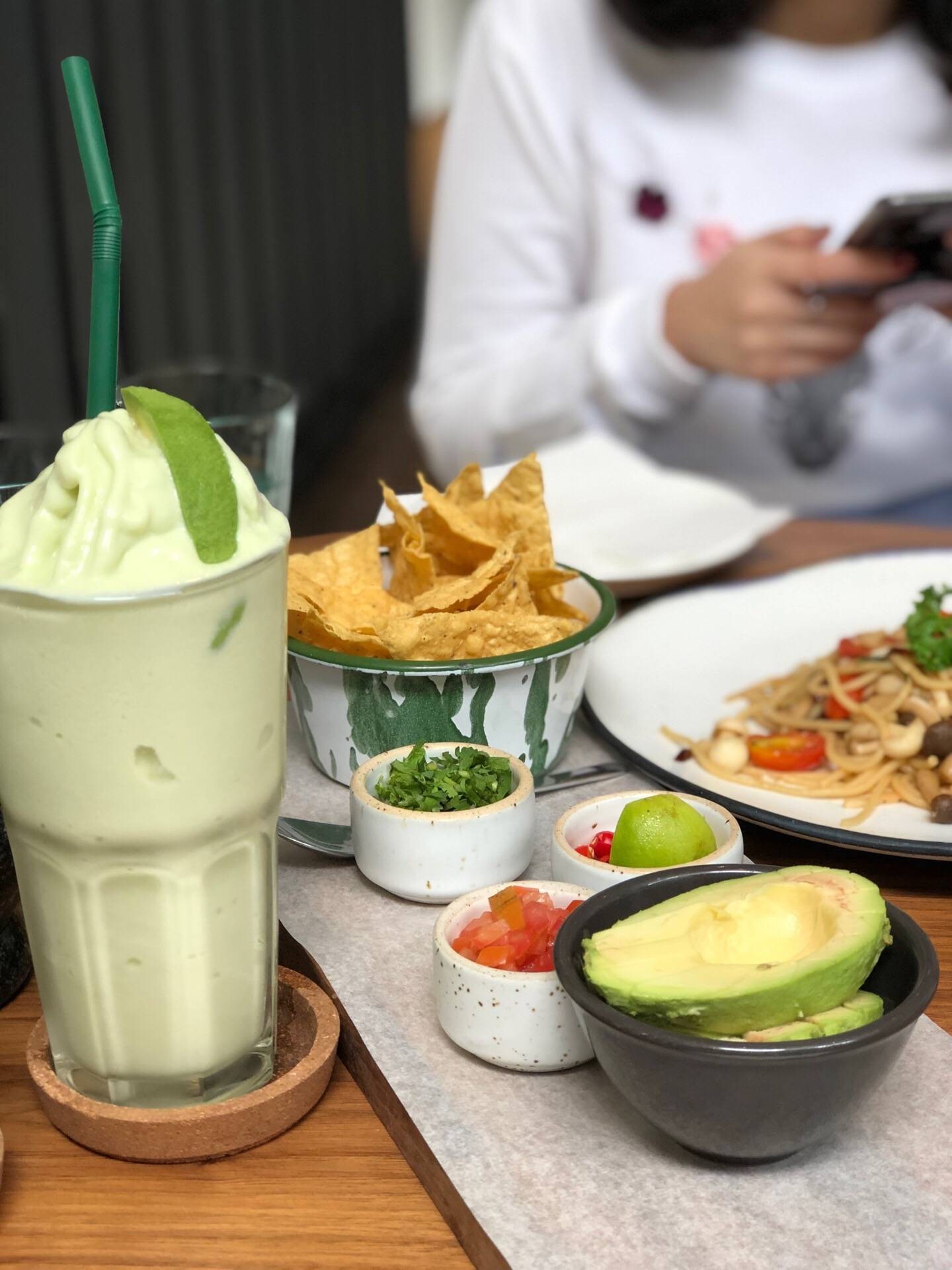 รีวิว The Hass Bistro สุขุมวิท 49 - The Hass Bistro สายอโวคาโดอย่างเรา ...