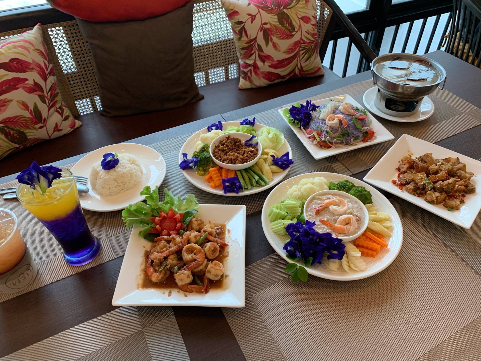 รีวิว พริก Prik restaurant - อาหารรสชาติดี ร้านสวยนั่งสบาย
