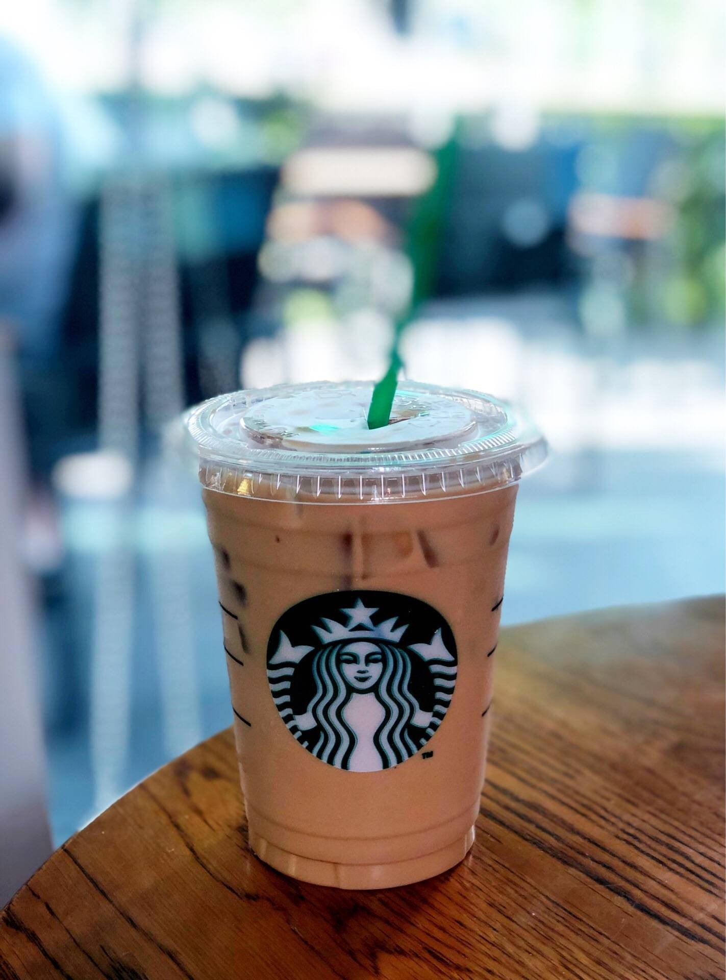 รีวิว Starbucks INT Rama 3 โซนด้านหน้า - เป็นกาแฟที่ขาดไม่ได้เลย