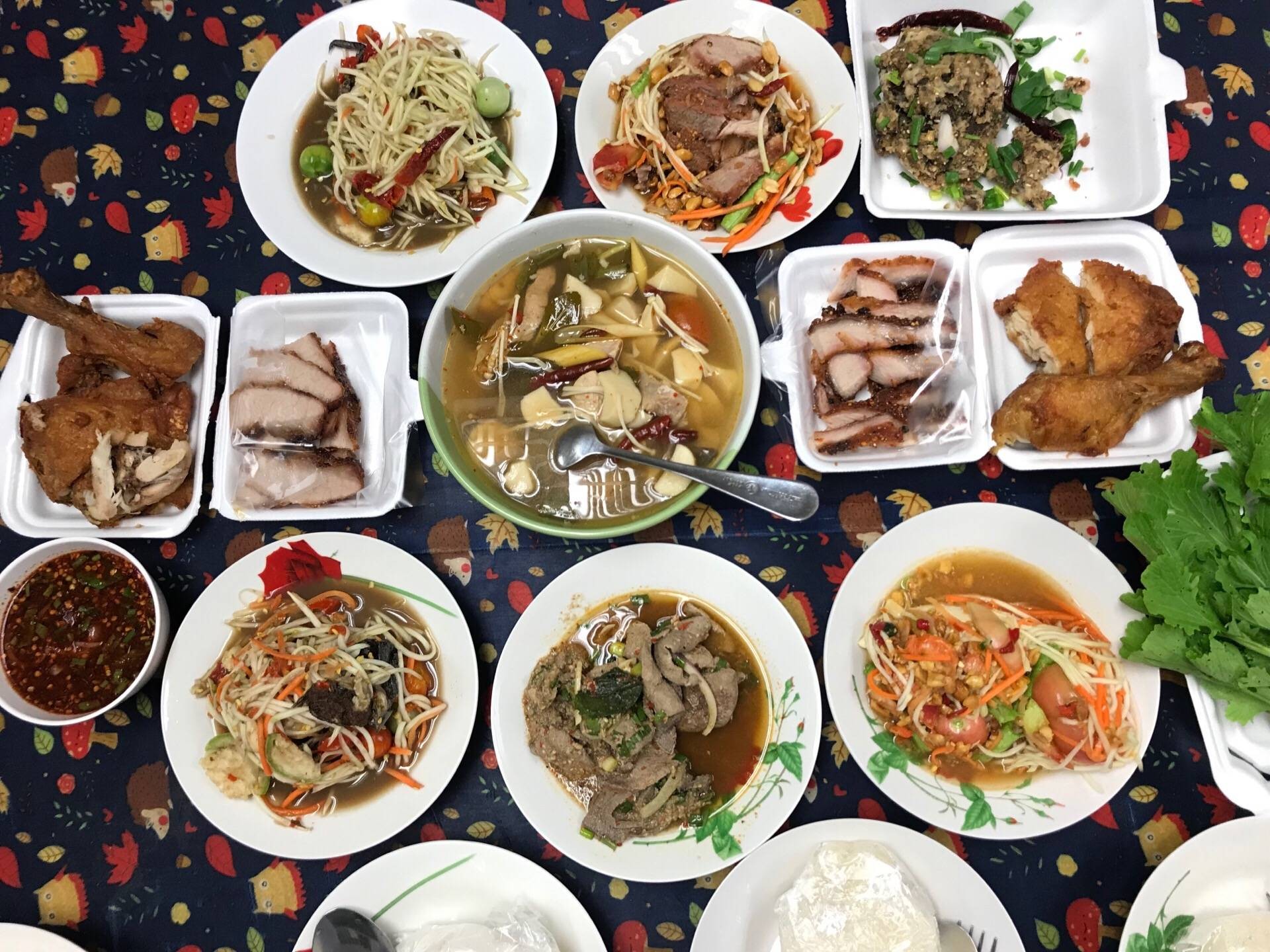 รูป ส้มตำเจ๊แดงสามย่าน ต้นตำหรับ - Wongnai