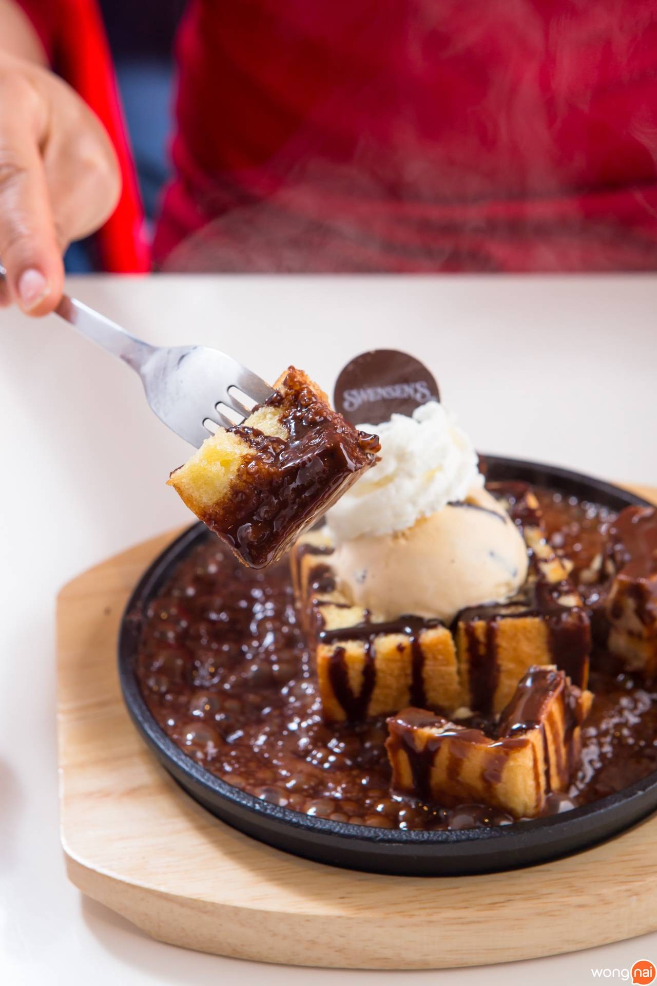 Swensen's ร้านไอศกรีมสุดโปรด เมนูใหม่ Toast on Fire กระทะปะทุ!