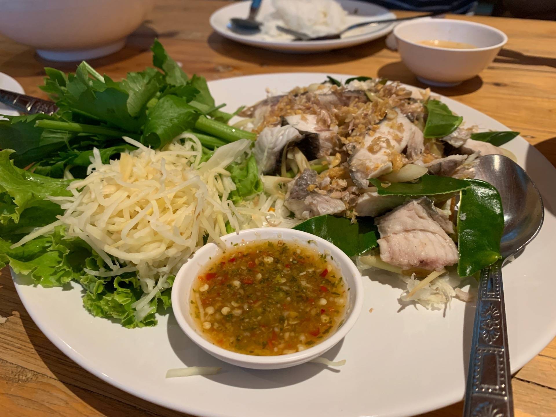 ปลาช่อนลวก • แล่ปลาชิ้นหนาก้างเยอะมาก_ไม่แนะนำ ร้าน เอมโอช by The Story