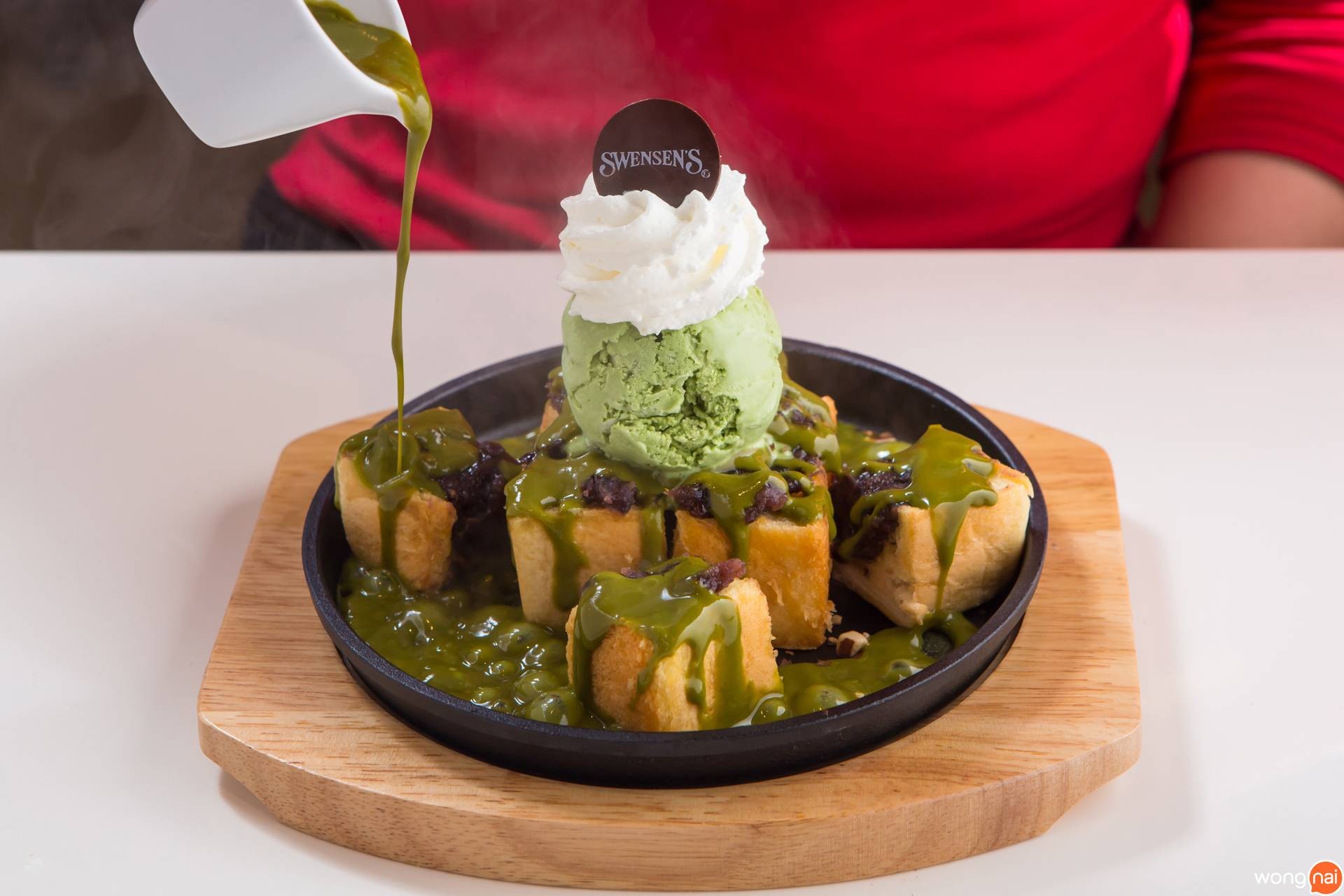 Swensen's ร้านไอศกรีมสุดโปรด เมนูใหม่ Toast on Fire กระทะปะทุ!