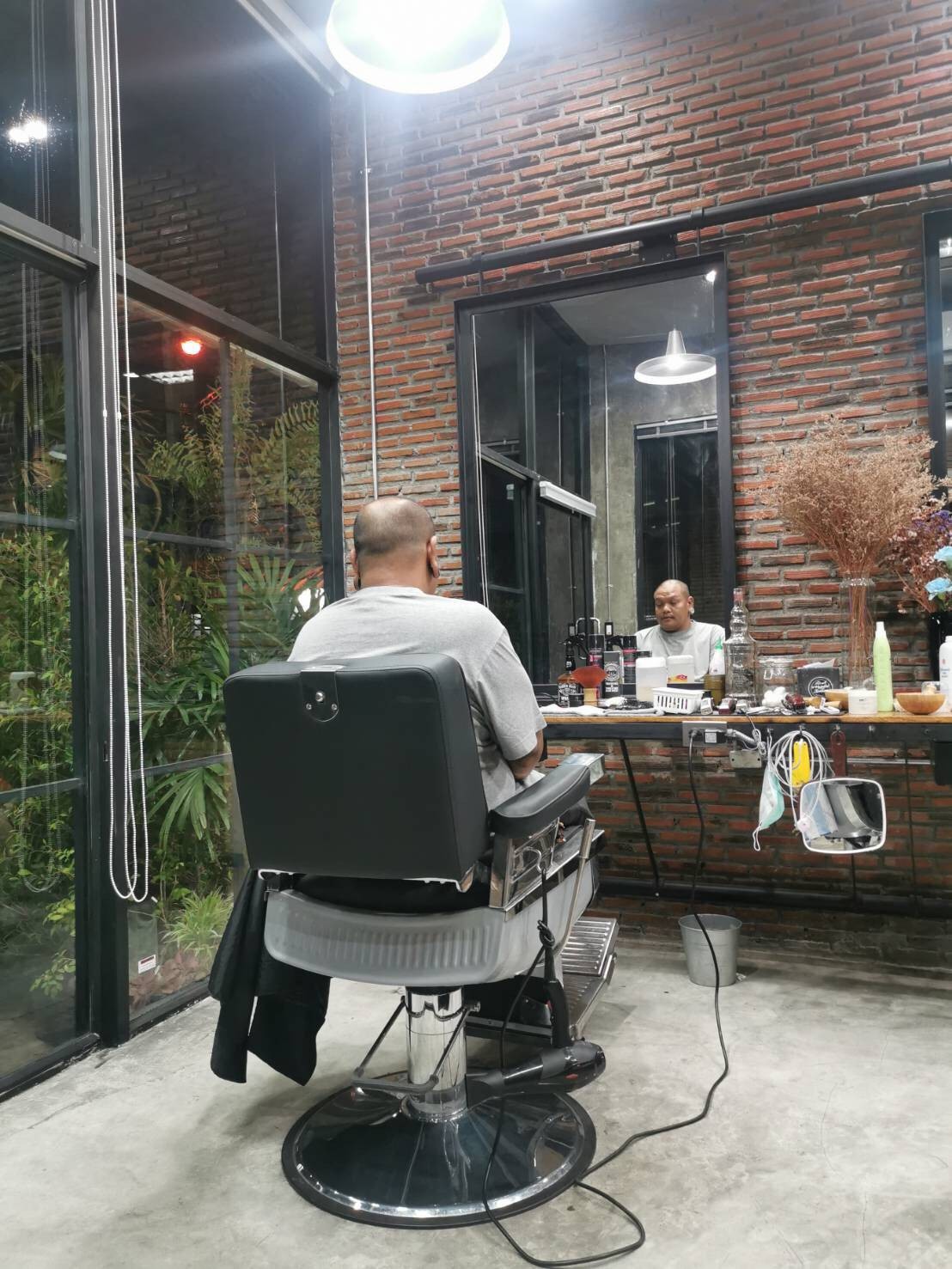 ร้าน It' Not A Hospital Barber ประเวศ - Wongnai