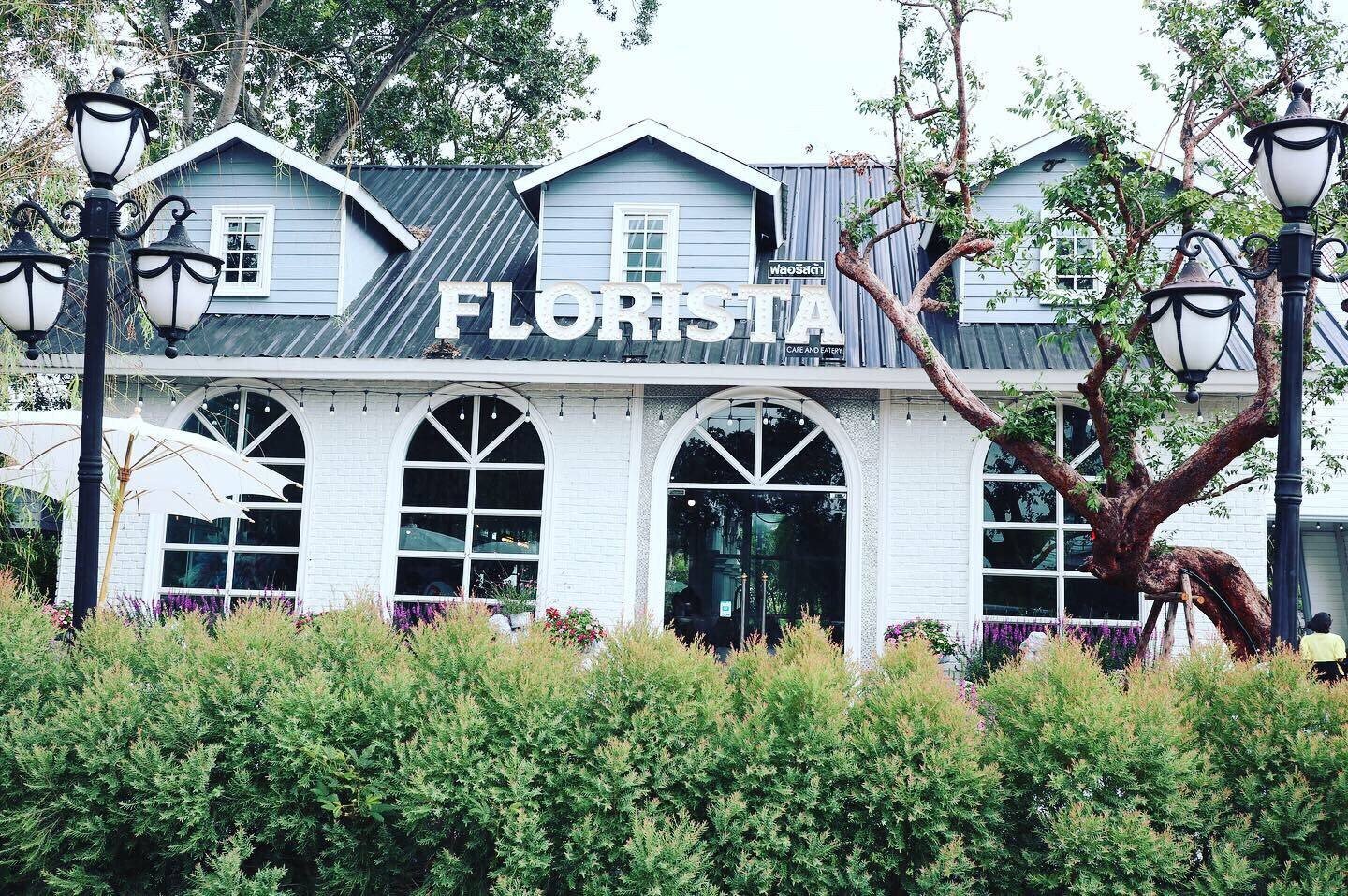 รีวิว Florista Cafe And Eatery - 🌟ร้านสวย บรรยากาศดี คนก็เยอะเช่นกัน🌟