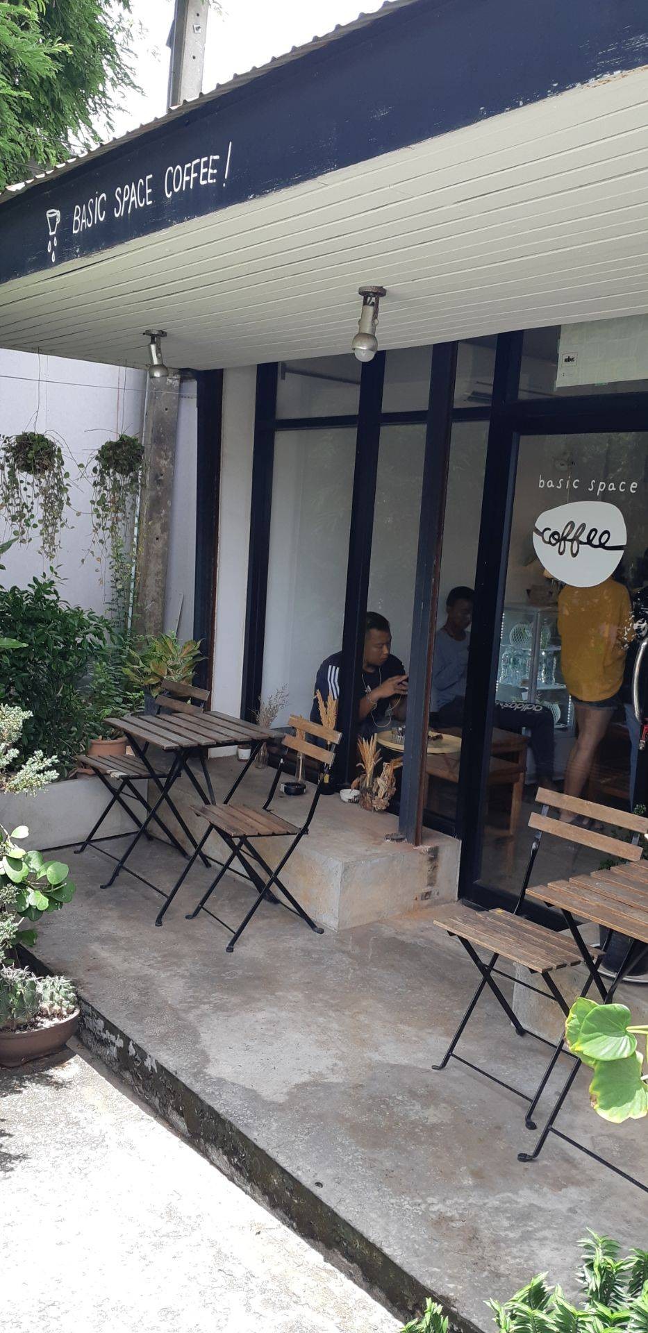 รีวิว Basic Space Coffee - ร้านกาแฟ บ้านๆ - Wongnai