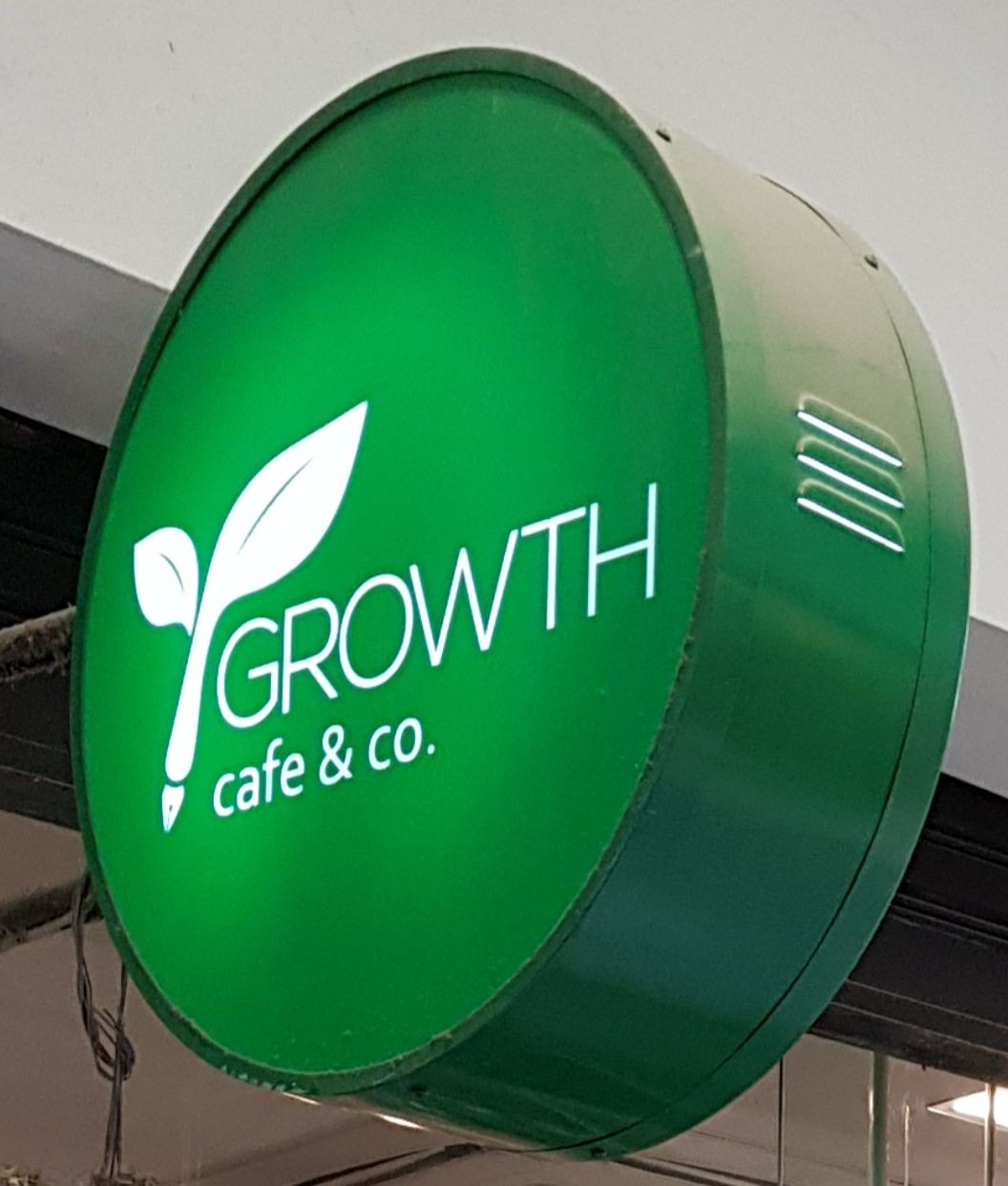 รีวิว Growth Cafe & Co. Lido Connect - ร้านสงบเงียบดี ปลั๊กเยอะ WiFi แรง