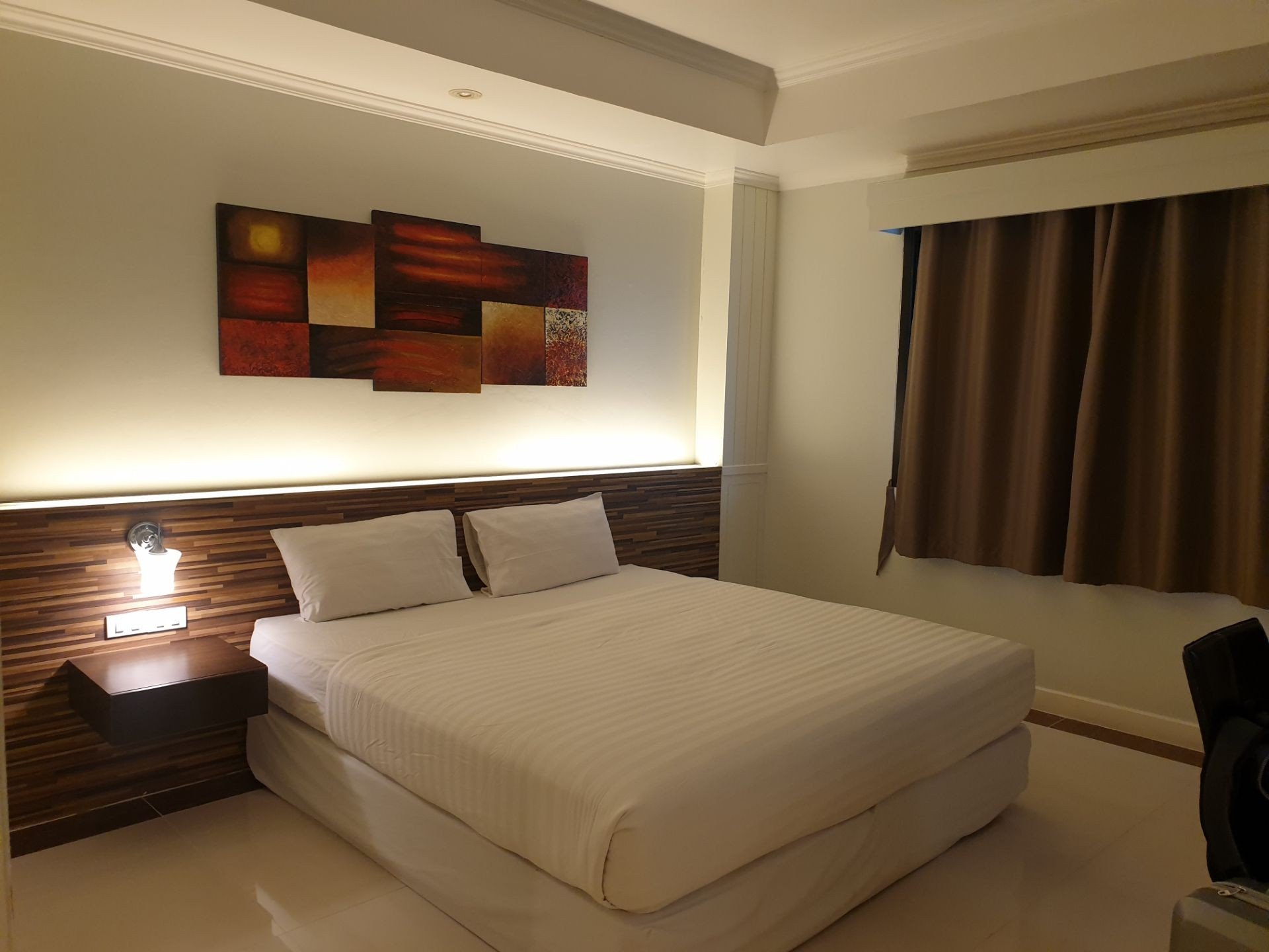 รูป The Rich Hotel