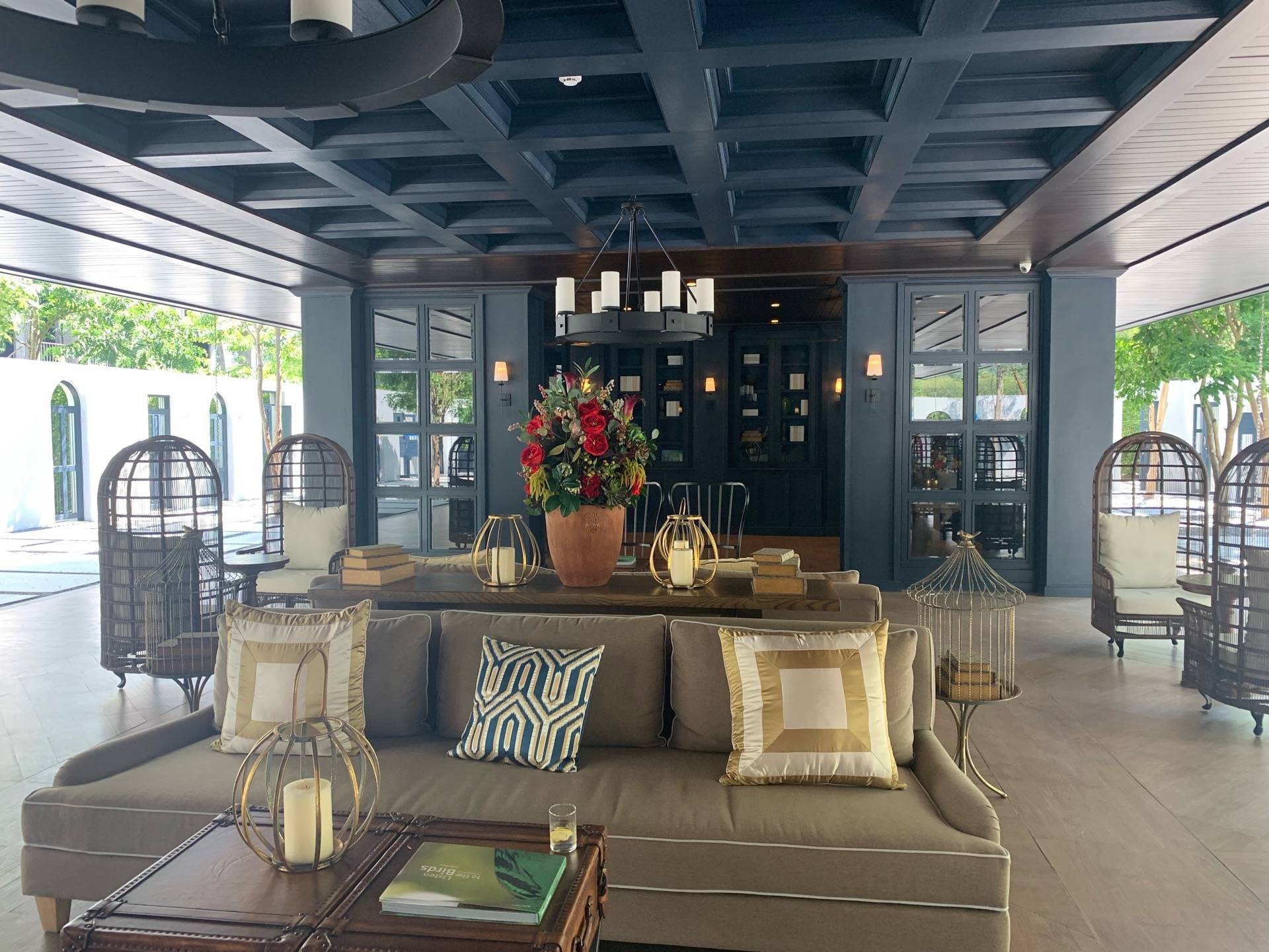 รีวิว Hotel Labaris Khao Yai - เหมือนอยู่ในโลกของ In wonderland