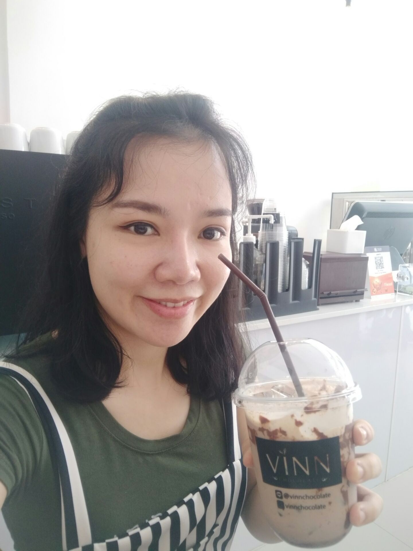 รีวิว Vinn Chocolate & Coffee - ร้านนี้ใช้ช็อคโกแลตเย็นอร่อย เข้มข้น