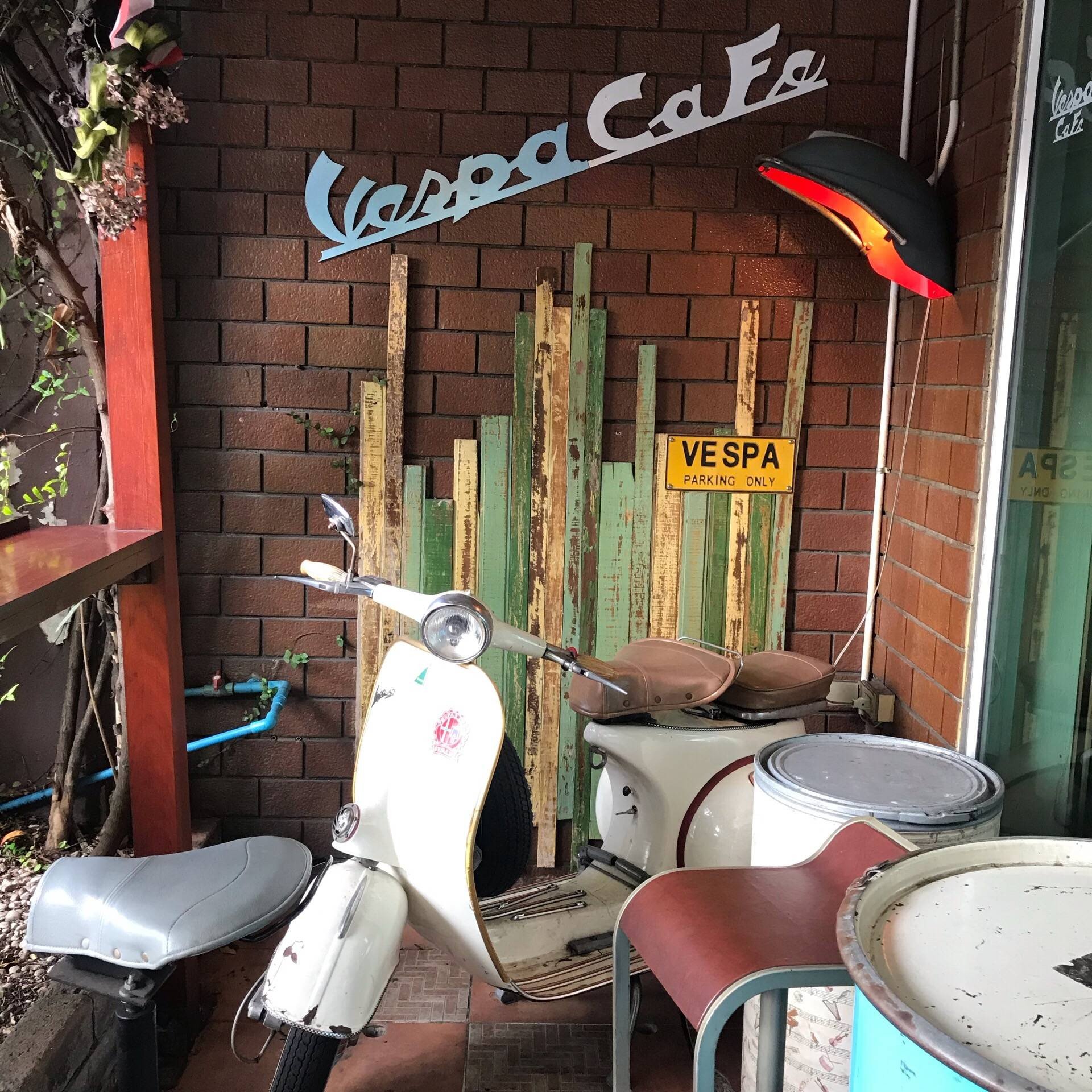 รีวิว Vespa Cafe - ร้านกาแฟเล็กๆ แต่ชงด้วยใจ