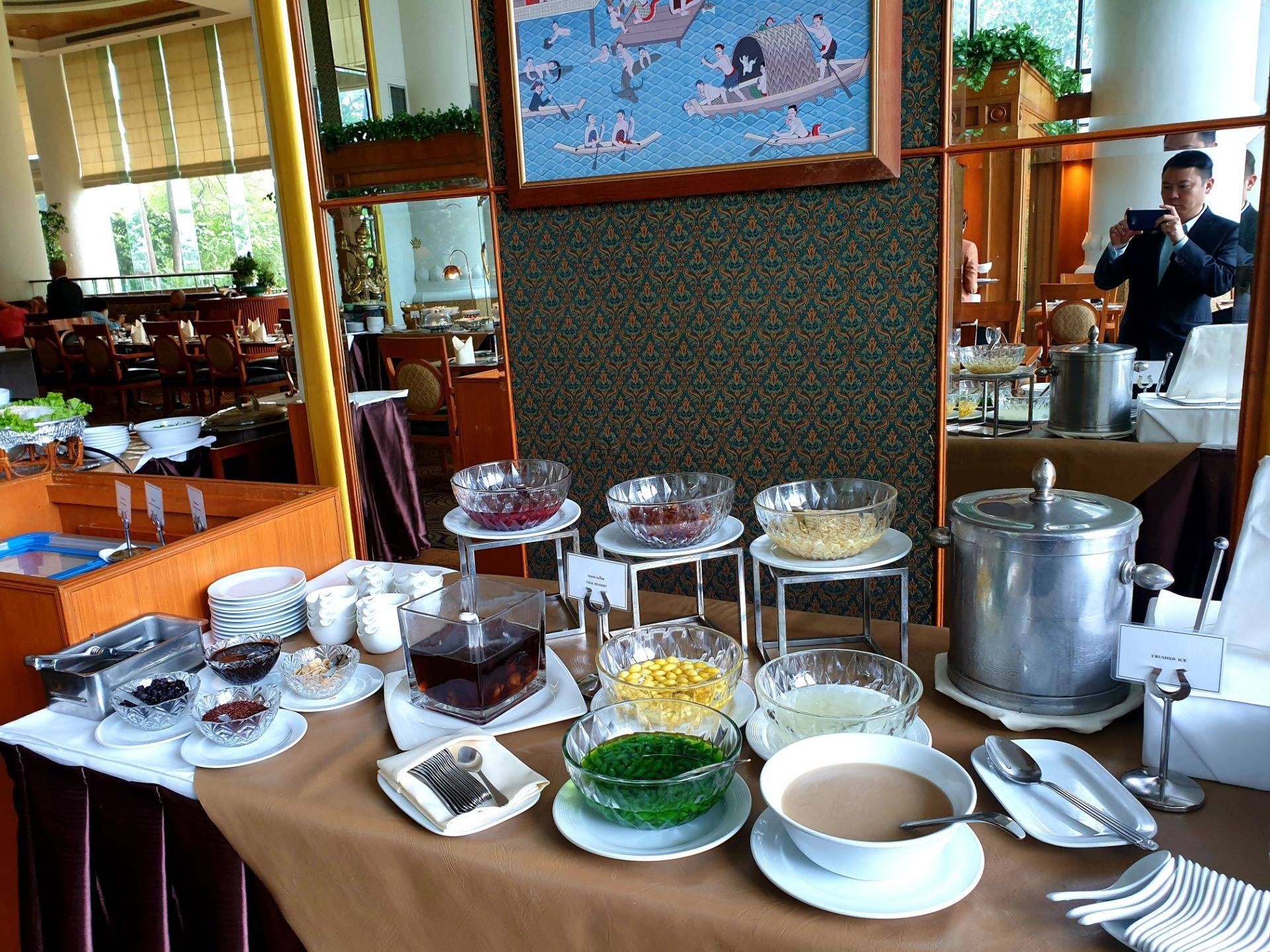 มุมขนมไทย ร้าน Montien Riverside โรงแรมมณเฑียรริเวอร์ไซด์ - Wongnai