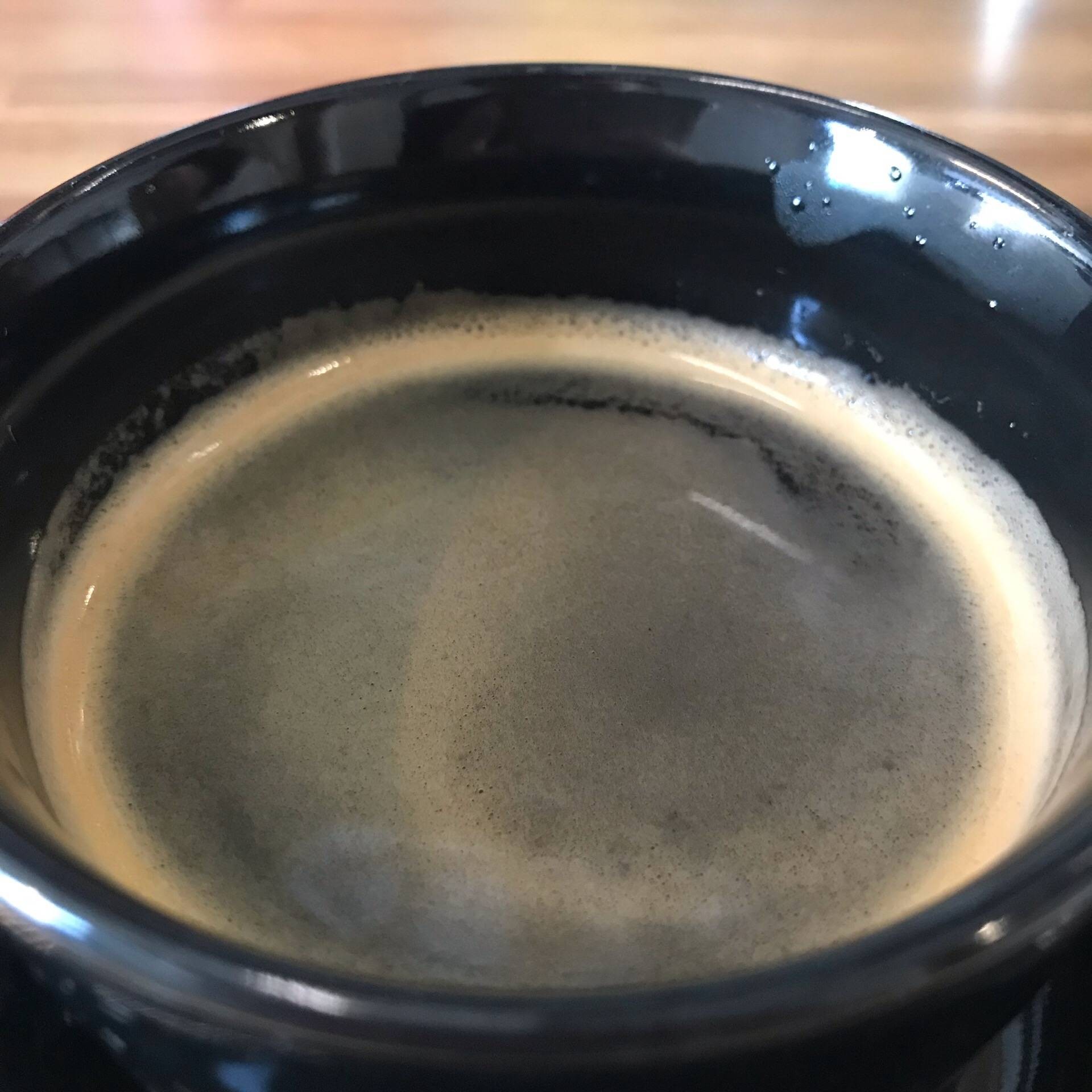 รีวิว Unbranded Cafe - รสชาติกลางๆ บริการดีครับ