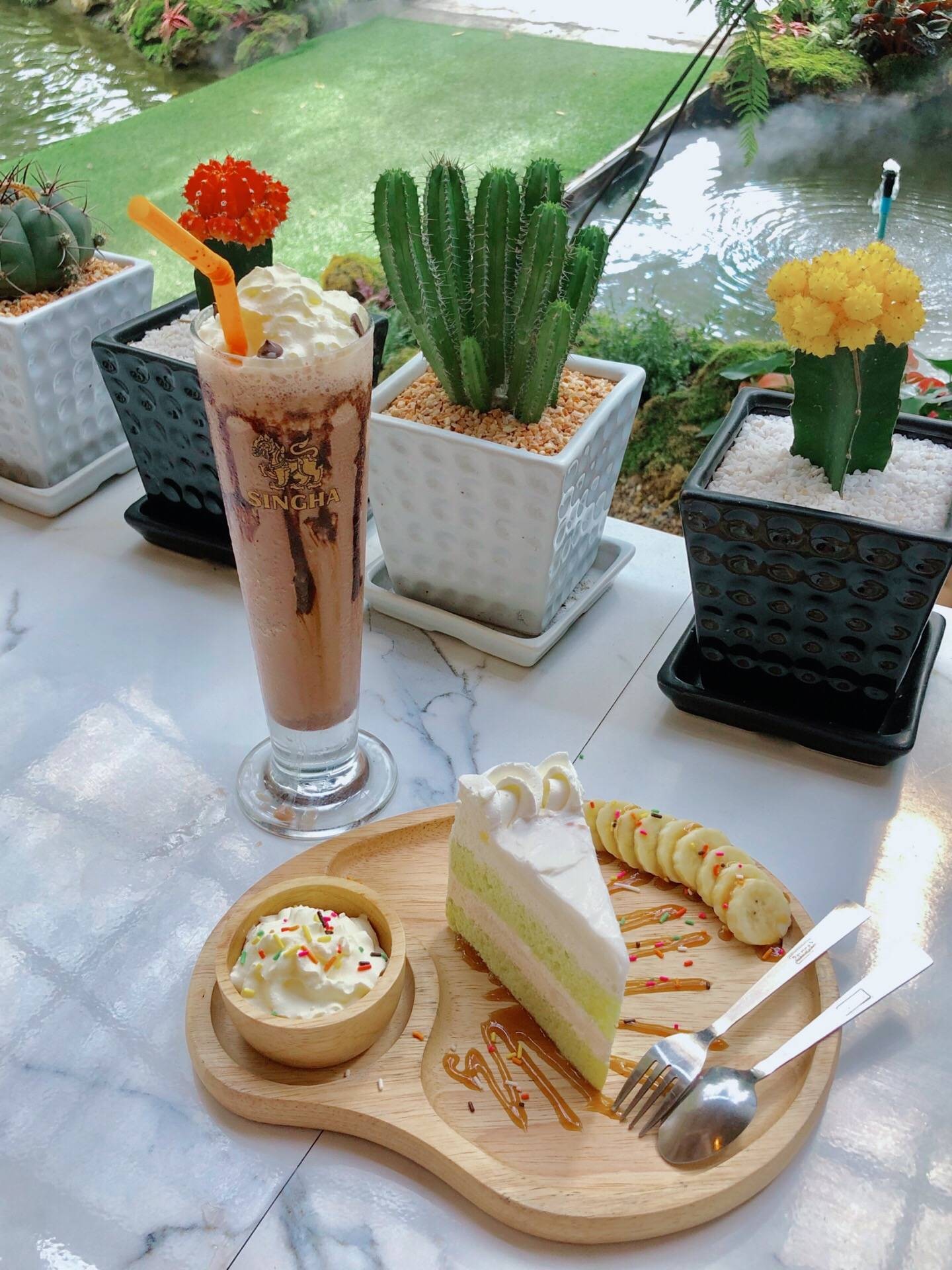รีวิว Florista Cafe And Eatery - คาเฟ่ต้นไม้ดอกไม้ และสวน เหมือนเทพ ...