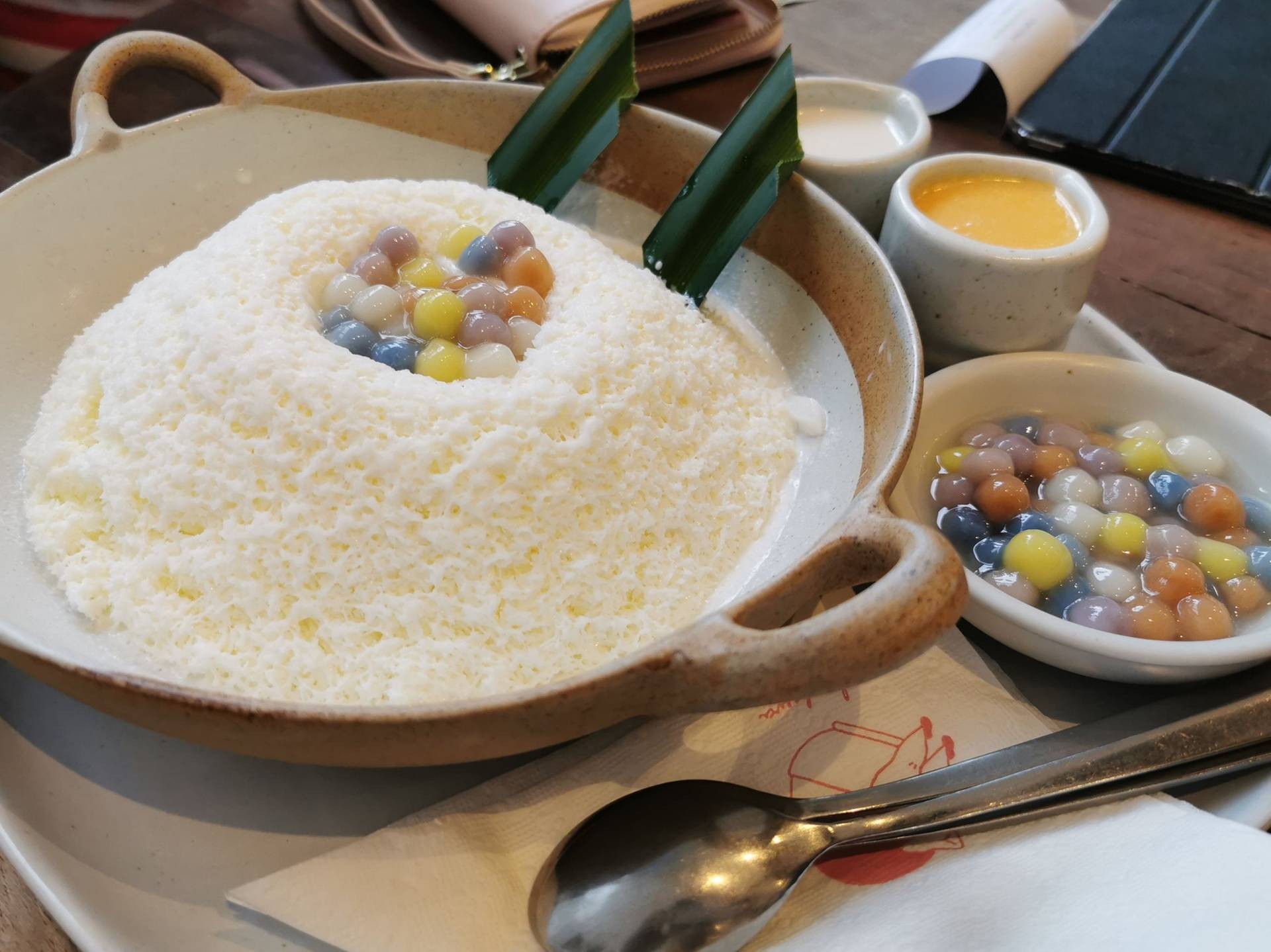 รีวิว Cheevit Cheeva The Circle Ratchapruk - ชีวิตชีวา คาเฟ่ขนมหวานสุด ...