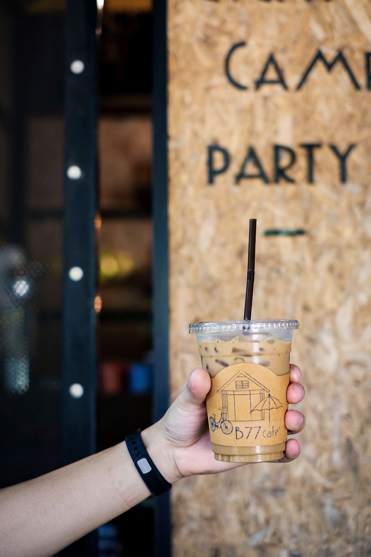 รีวิว B77 CAFE' - ร้านกาแฟ บรรยากาศเหมือนอยู่เกาะ “ บี 77