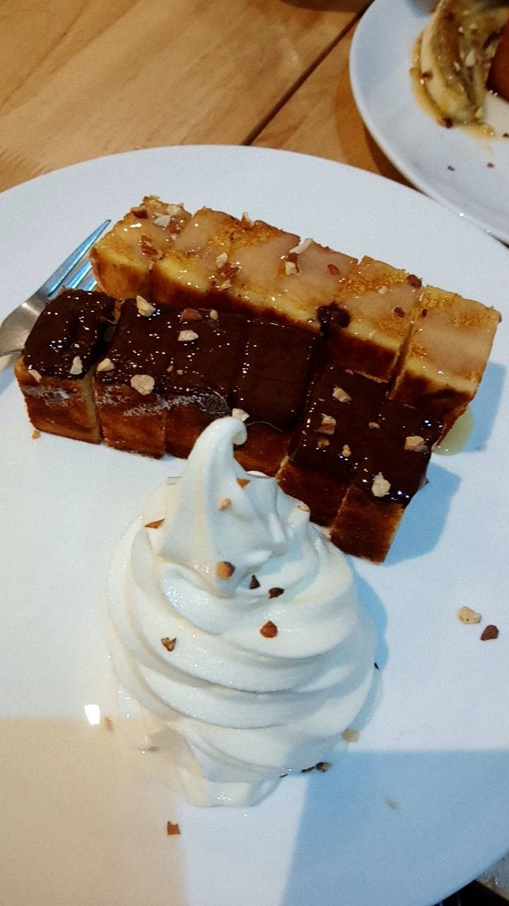 รีวิว The Toast Cafe - สั่ง Mix and Match