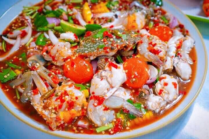 ยำไข่แดงทะเลเดือด (ปลาร้า) • image ร้าน ขวัญใจ ยำมะม่วงปูม้า ตลาดสด ...