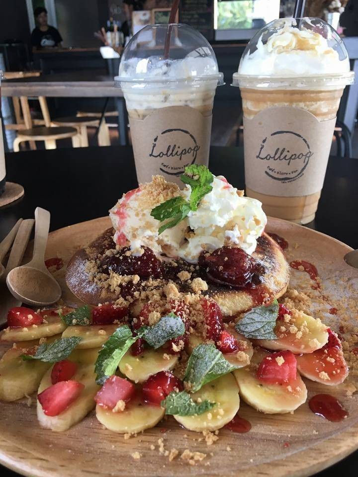 รีวิว Lollipop Café - มาทานขนมค่ะ อร่อยมาก มีน้องหมาด้วย - Wongnai