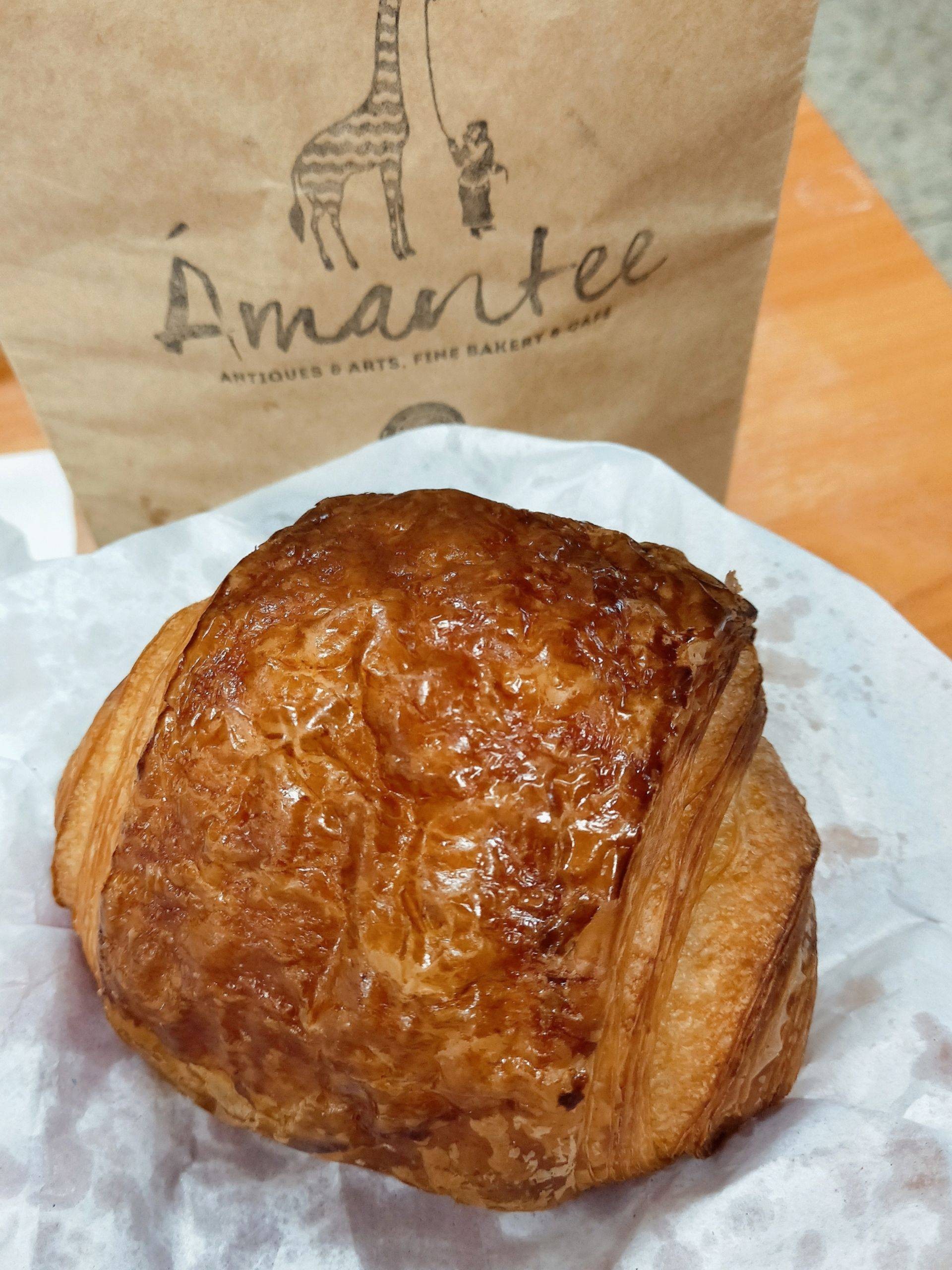 Croissant Chocolate Au Lait ร้าน Amantee - Antiques & Arts, Fine Bakery ...