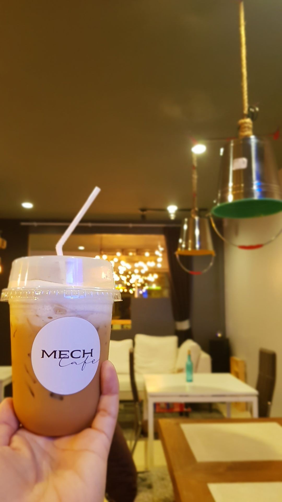 รีวิว MECH Cafe - บรรยากาศน่านั่งชิล กาแฟดีงาม