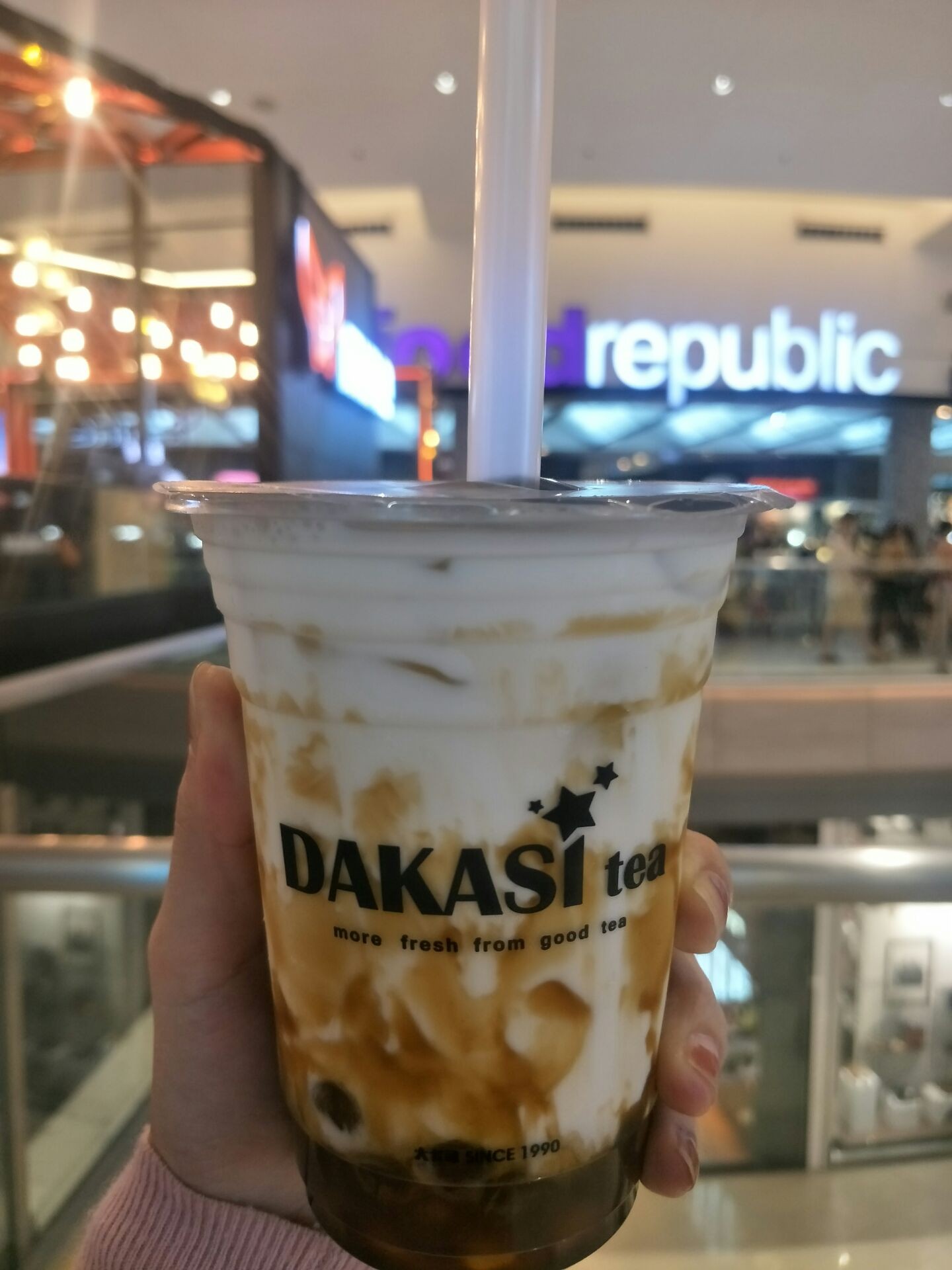 Heitang Fresh Milk Tea (M) • แก้วละ 70.- บาท ร้าน Dakasi Tea เมกา บางนา