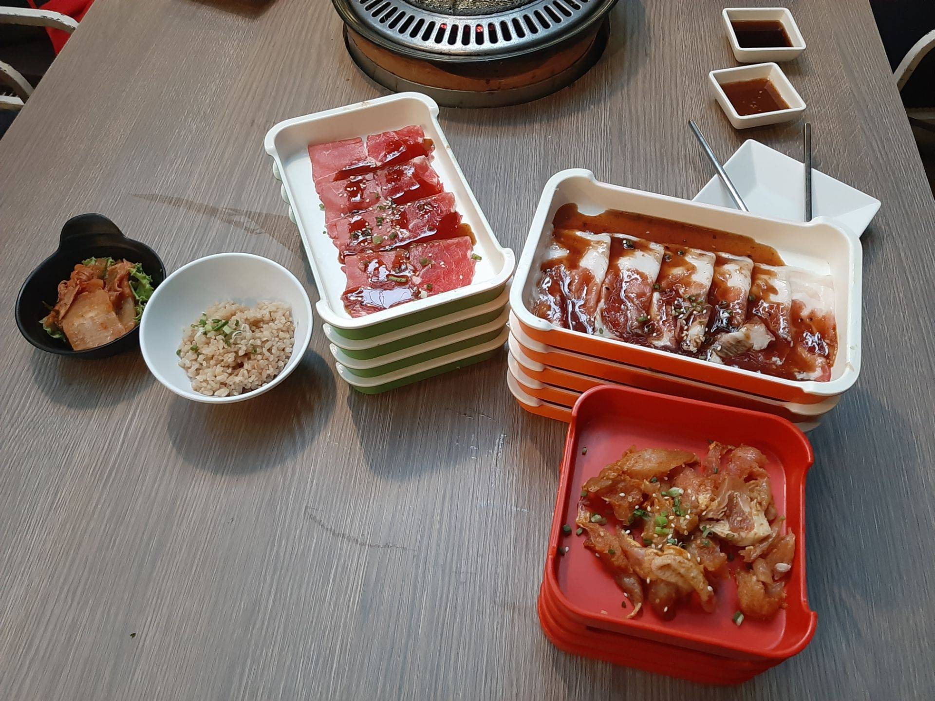เนื้อสัตว์สำหรับปิ้งย่าง ร้าน Shimi Shabu (ชิมิ ชาบู)