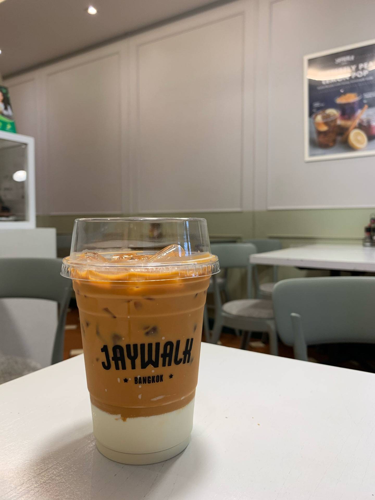 รีวิว Jaywalk Cafe ถนนพระอาทิตย์ - แนะนำ Jaywalk Signature Thai Iced Tea
