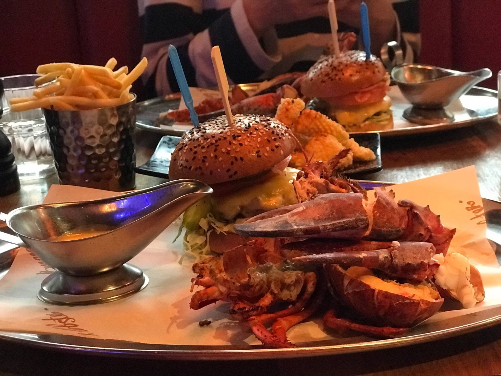 รีวิว Burger & Lobster Bond Street - สั่งแบบ ครึ่งย่าง ครึ่งนึ่ง อร่อย ...