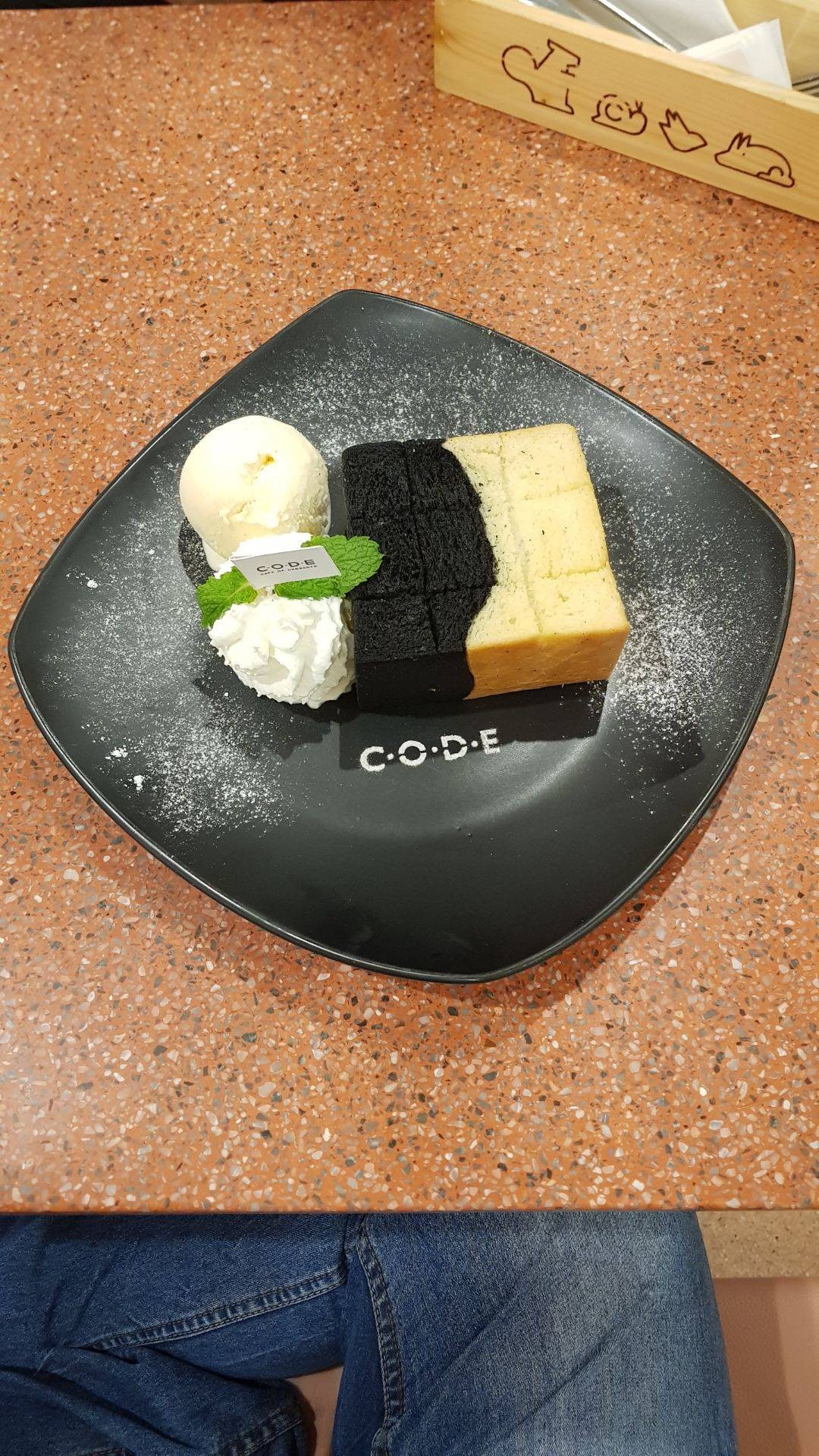 รีวิว Code Cafe Of Dessert Enthusiast เซนทรัลพระราม 9 - ตัวขนมปังชาโคล ...