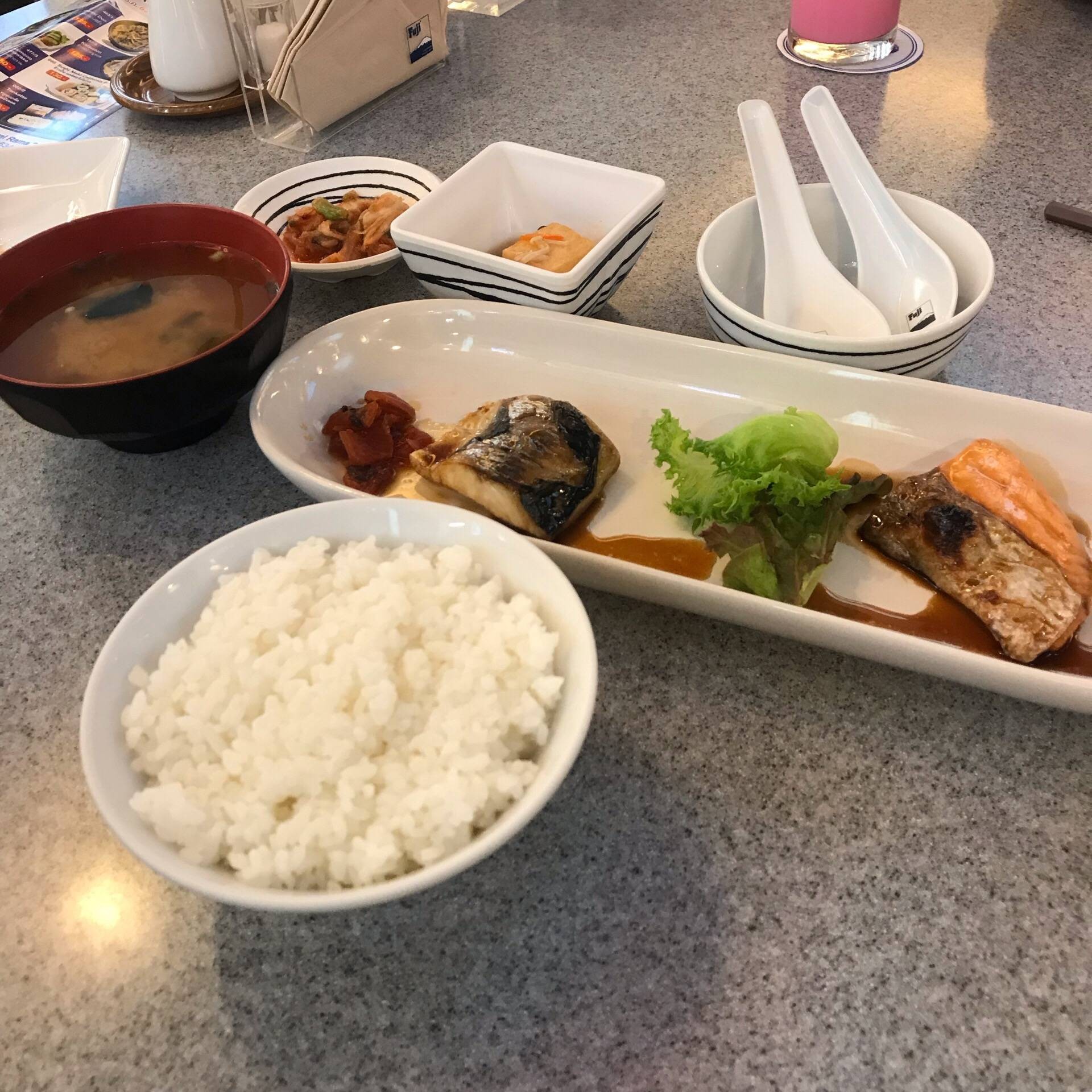 รีวิว Fuji Japanese Restaurant เซ็นทรัลพลาซา พระราม 3 - ปลาซาบะอร่อยดีครับ