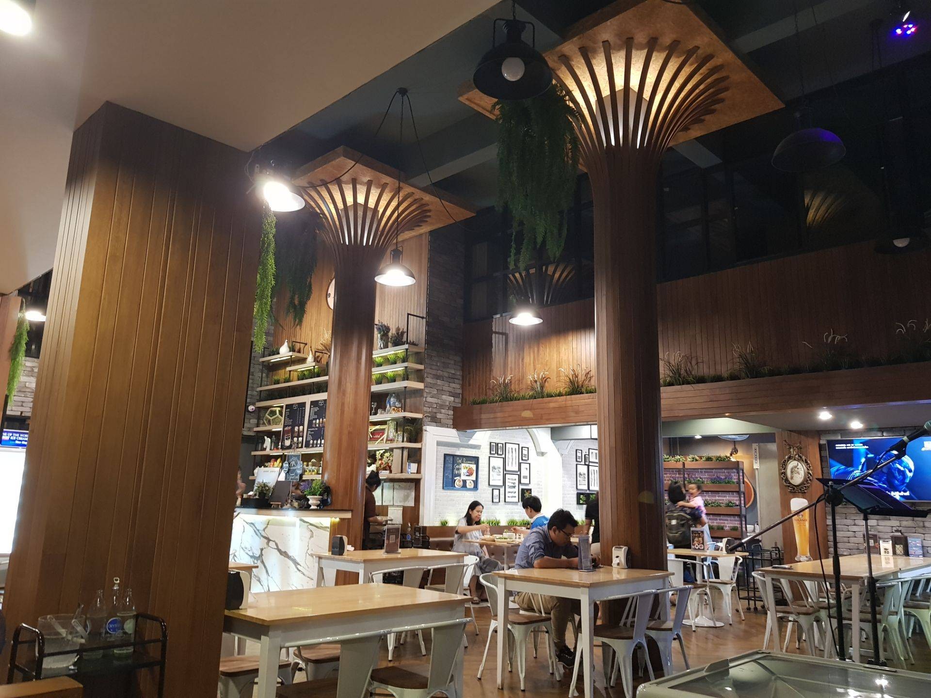 รีวิว Chef Racha - บรรยากาศดีดนตรีไพเราะ