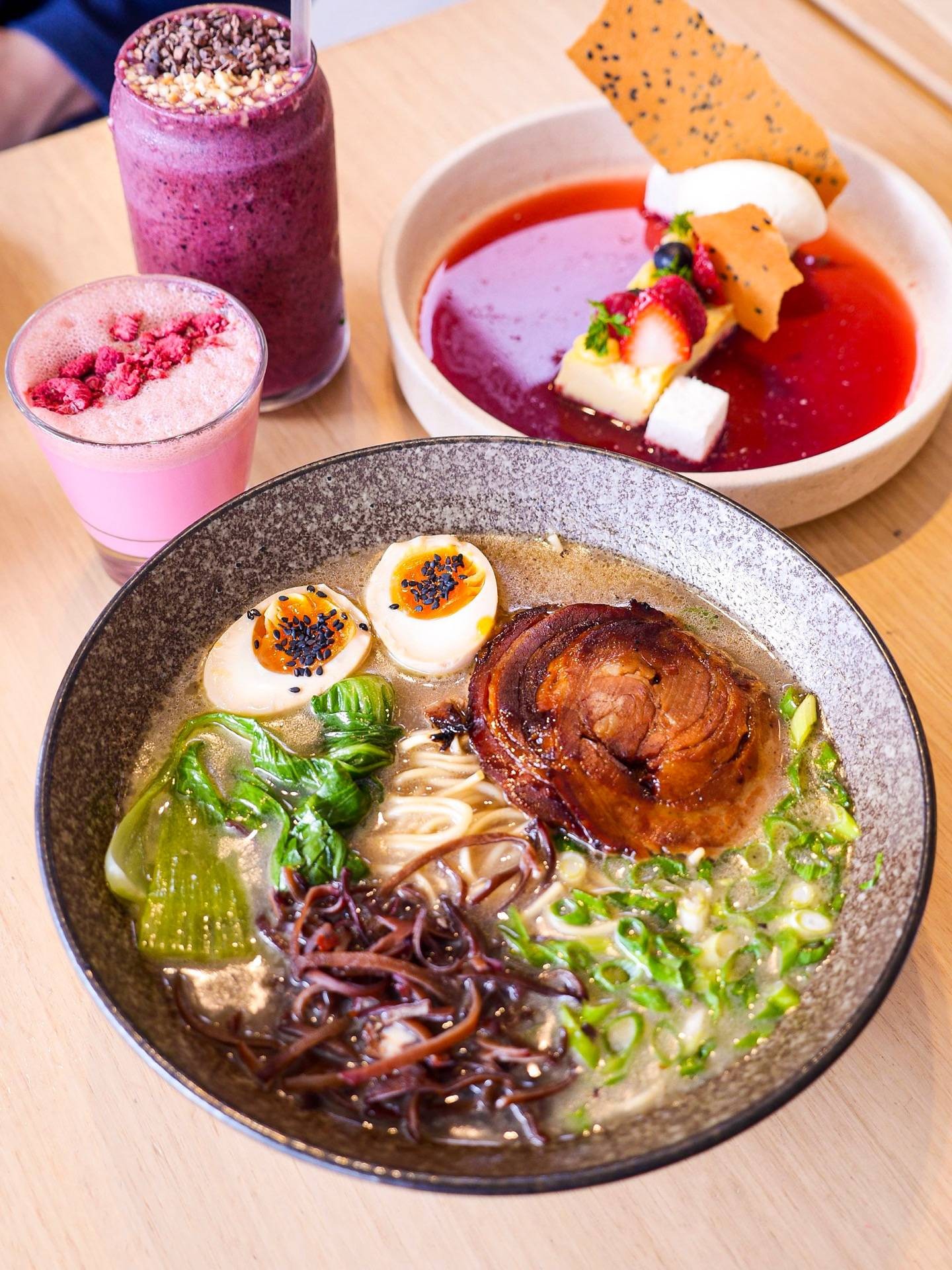 รีวิว No.19 Society - Amazing ramen and Asian fusion Benedict