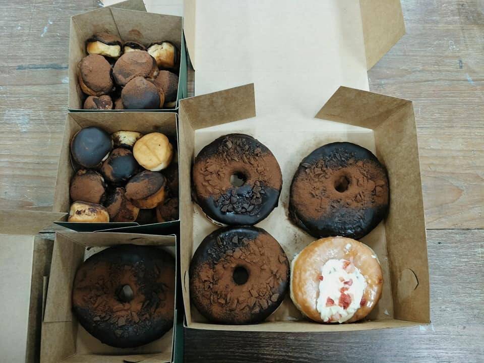 รีวิว Moon Doughnuts & Drinks - ร้านโดนัทที่แถวย๊าว ยาว