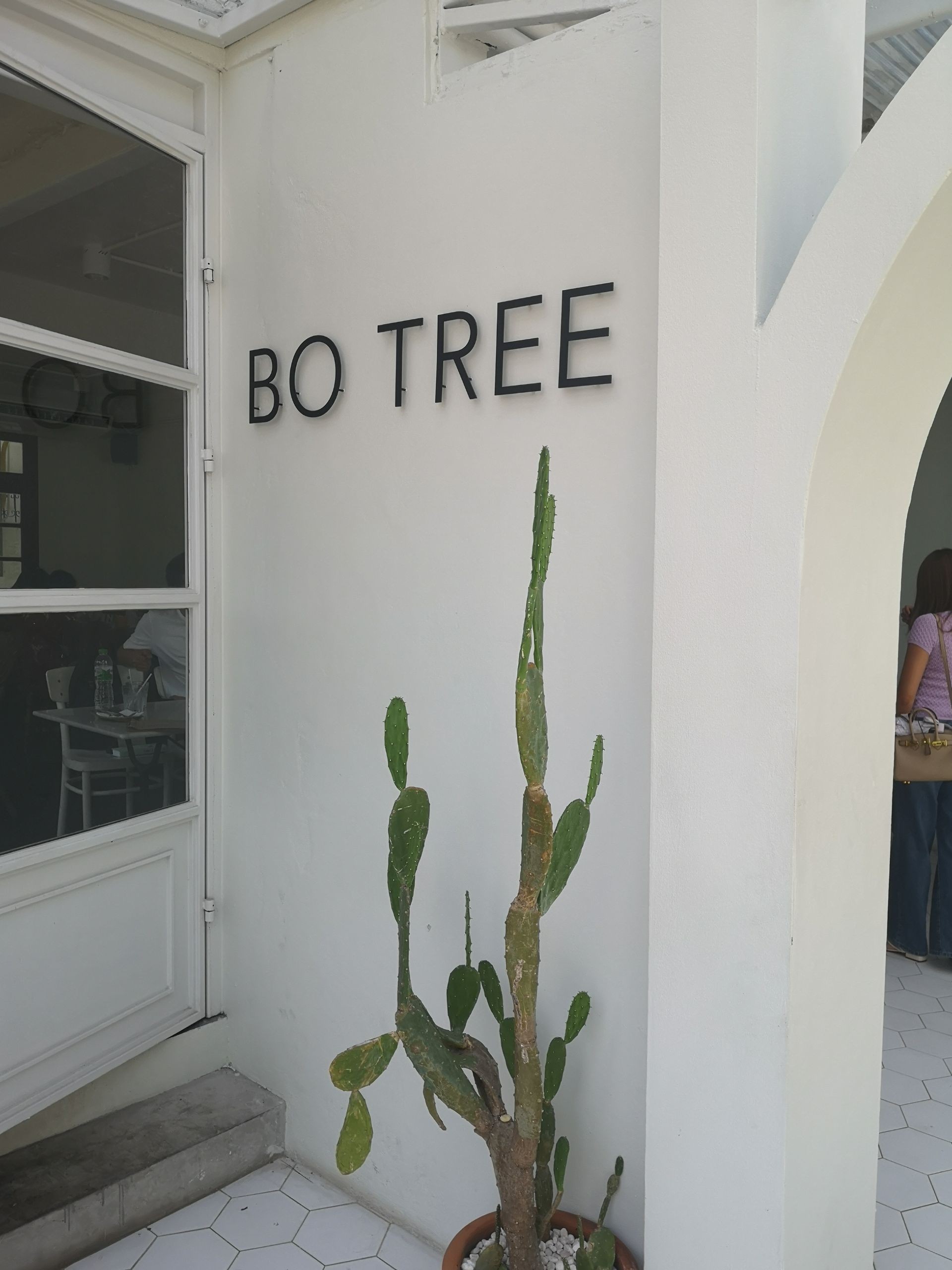 รีวิว Bo Tree Cafe & Bistro - ร้านกาแฟเล็กๆที่วันหยุดคนอย่างเยอะ